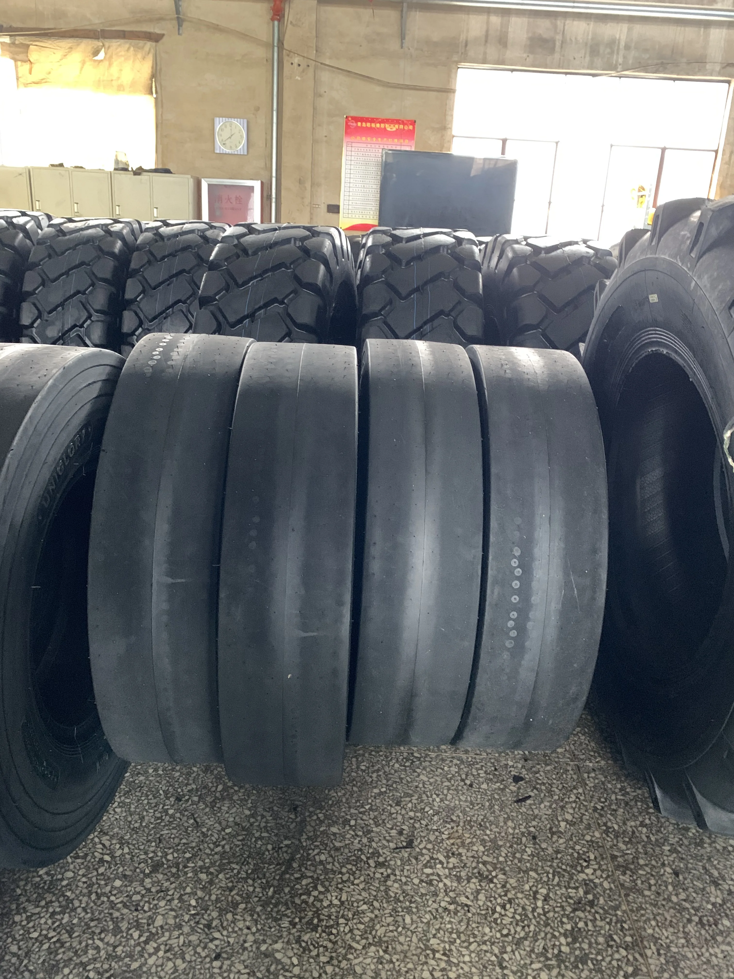 C1 Smooth Tread Tyres OTR Bias Tires for Road Rollers Nylon Tires for ...