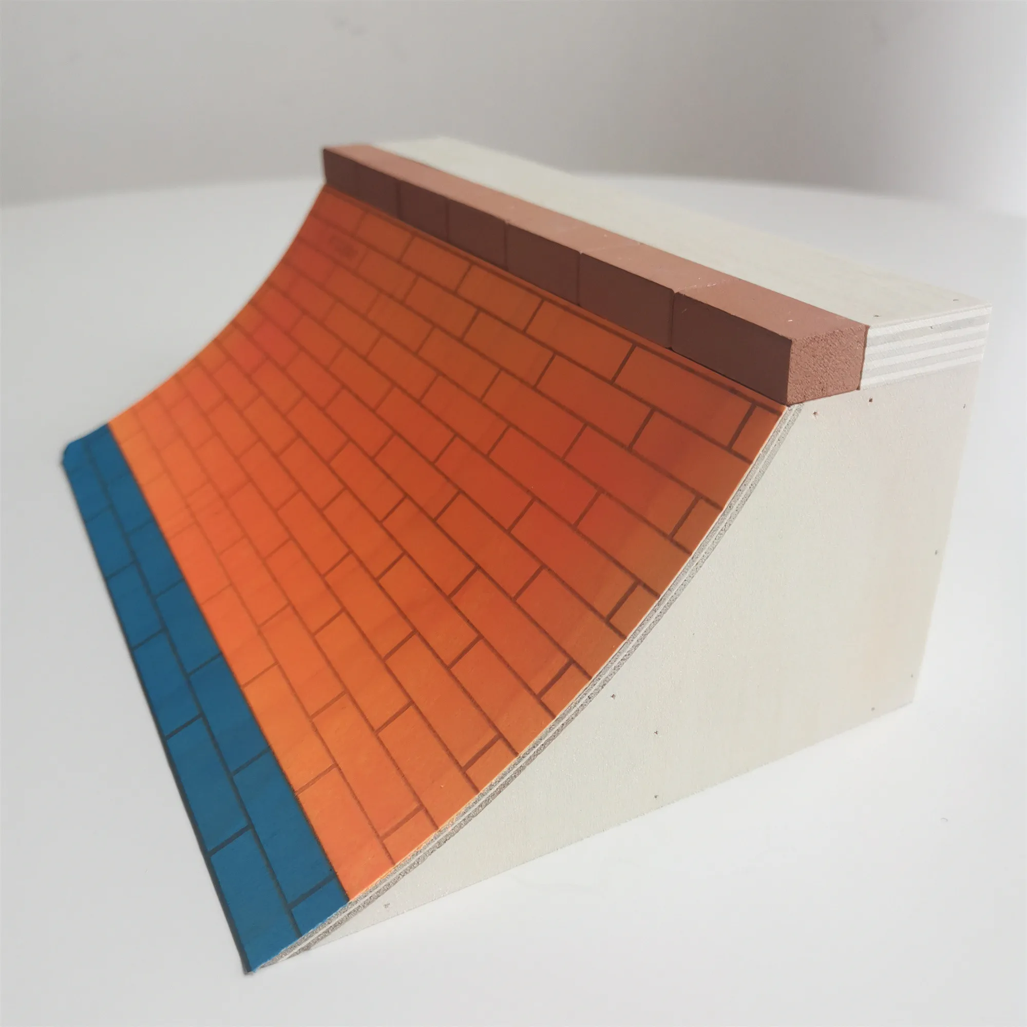 Wooden Fingerboard Obstacles - Brick Quarterpipe for Youngsters