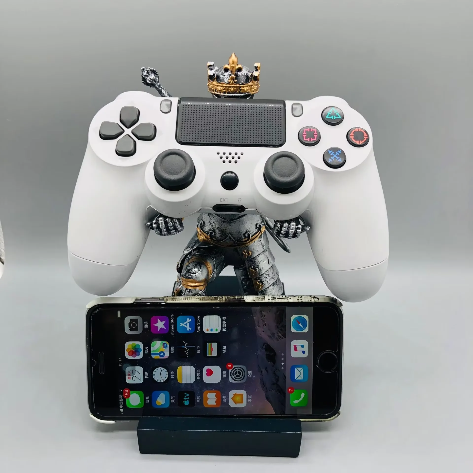Stylish & Durable Knight Holder for Gamers & Executives