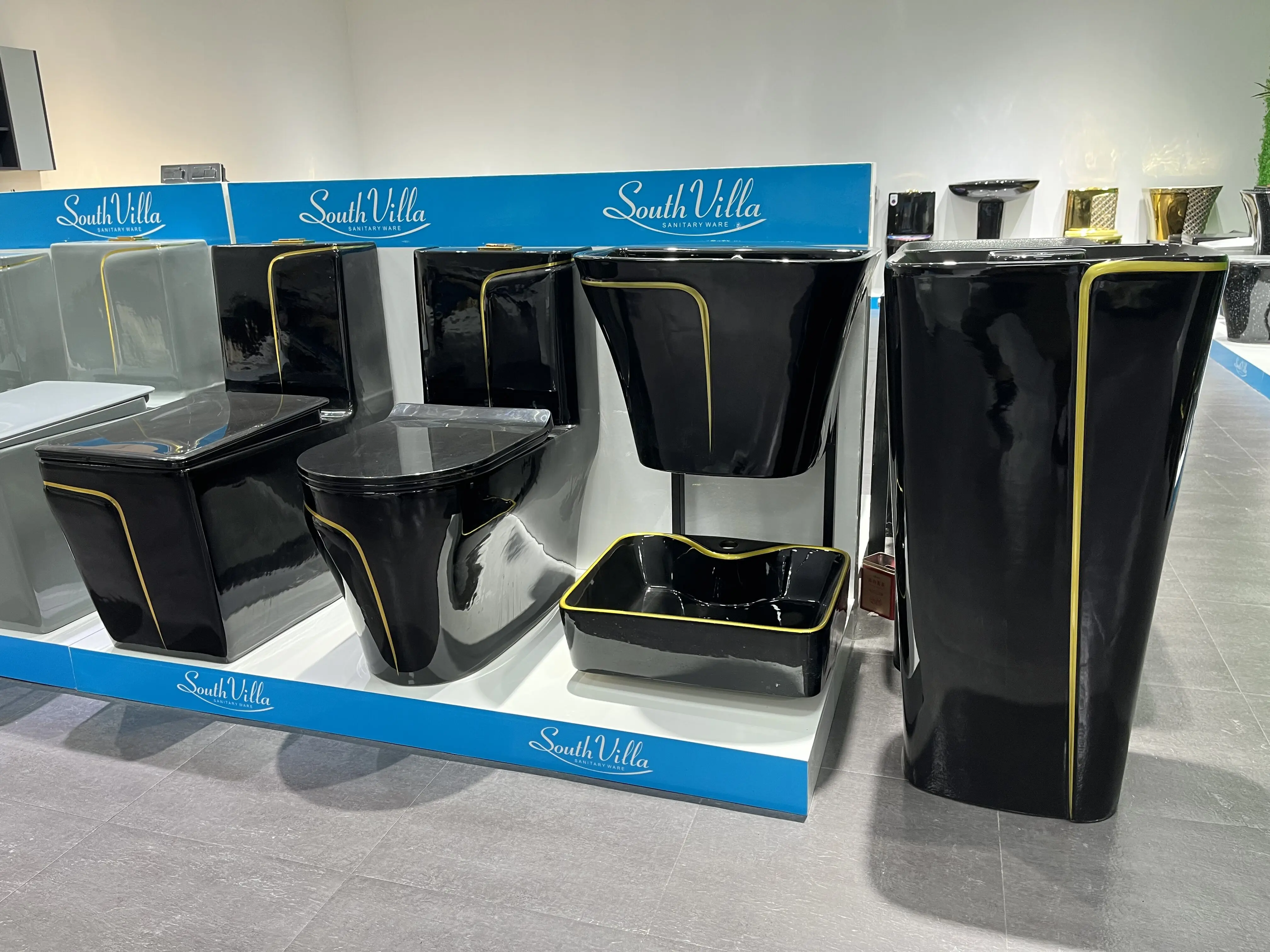 Good Quality Porcelain Luxury Black Gold Rim Color Toilet Bowl Wall ...