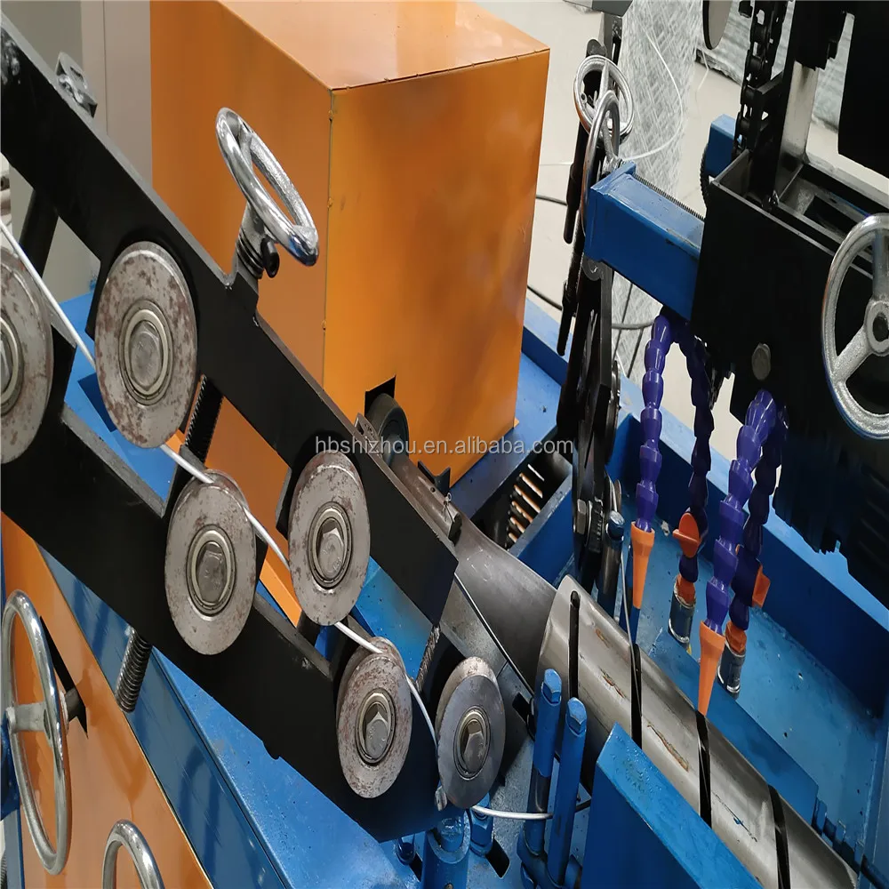 Manual Operated Chain Link Wire Mesh Machine Making/maquina De Malla De ...