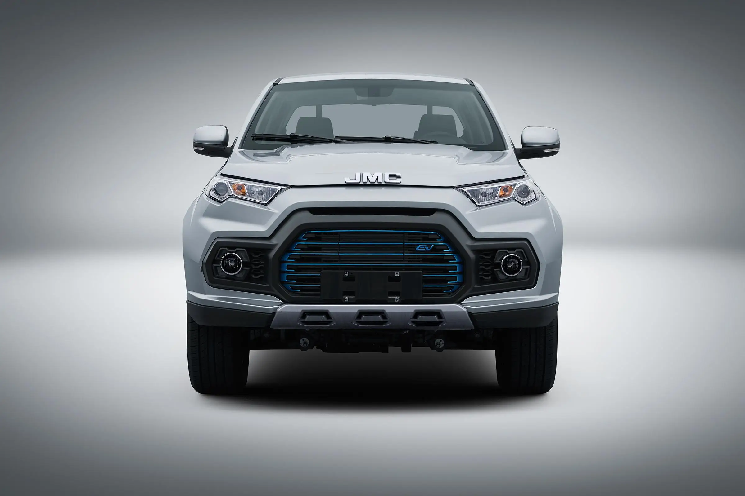 JMC Electric Pickup Truck - 430km EV Range & 265/65 R17 Tires