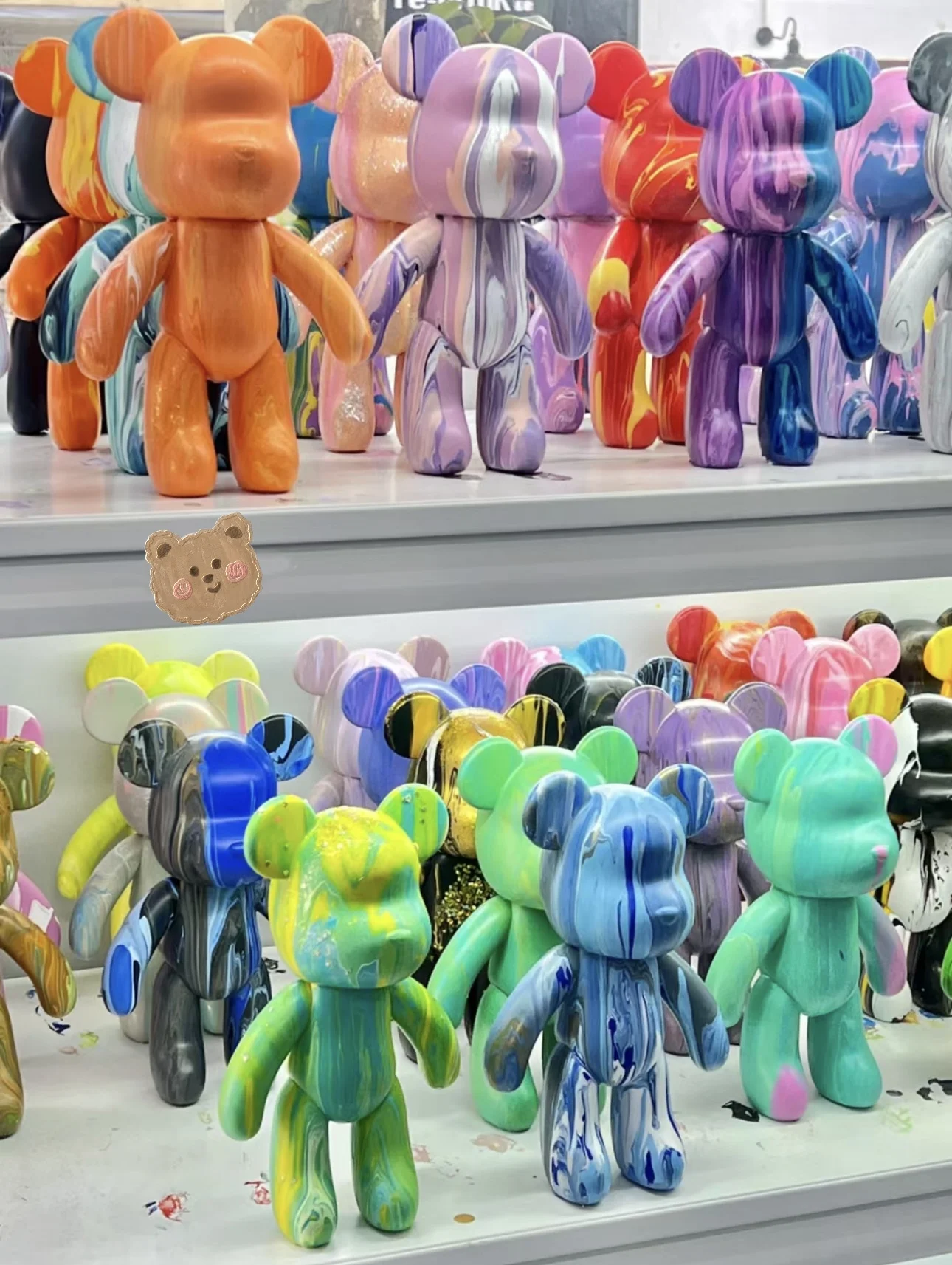 Pouring Acrylic Paint Set - DIY Bearbrick Keychain Stand