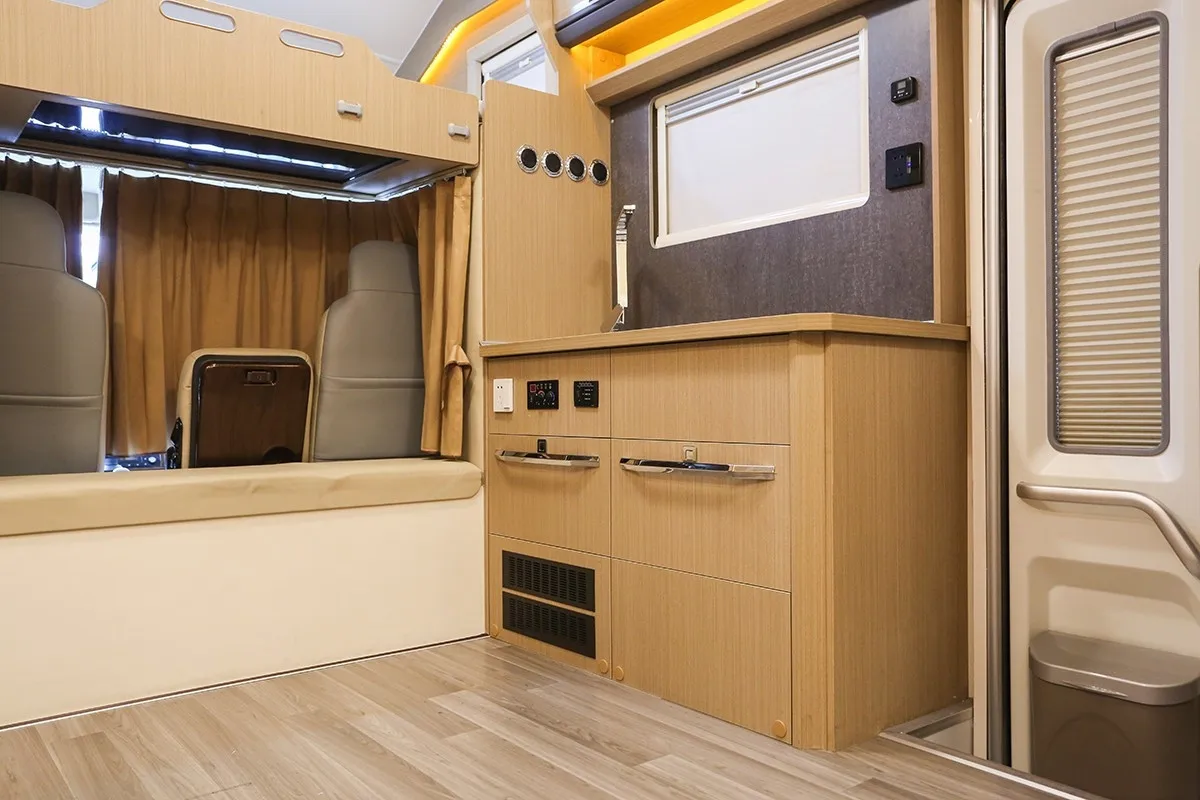 Family off Road ISUZU Travel Trailer RV Camper - Outdoor Travelling ...