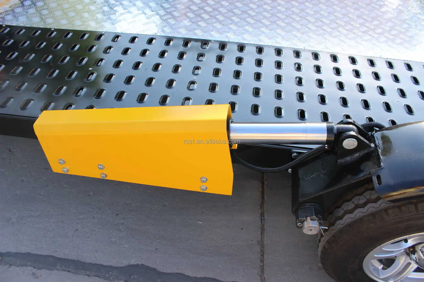 2500kg Hydraulic Car Trailer - Durable & Efficient