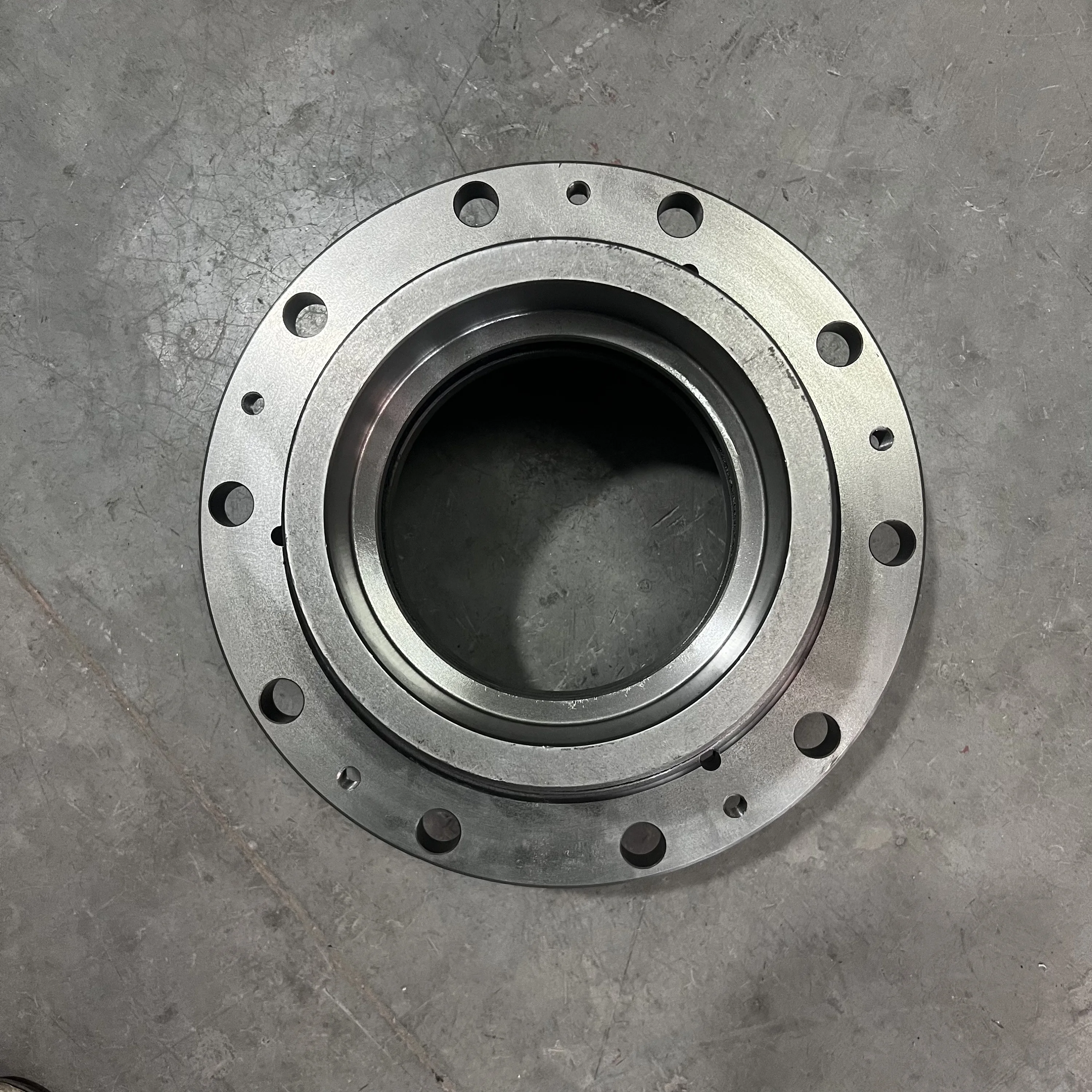 SINOTRUK HOWO Original Rear Wheel Hub Assembly 712W35701-0129