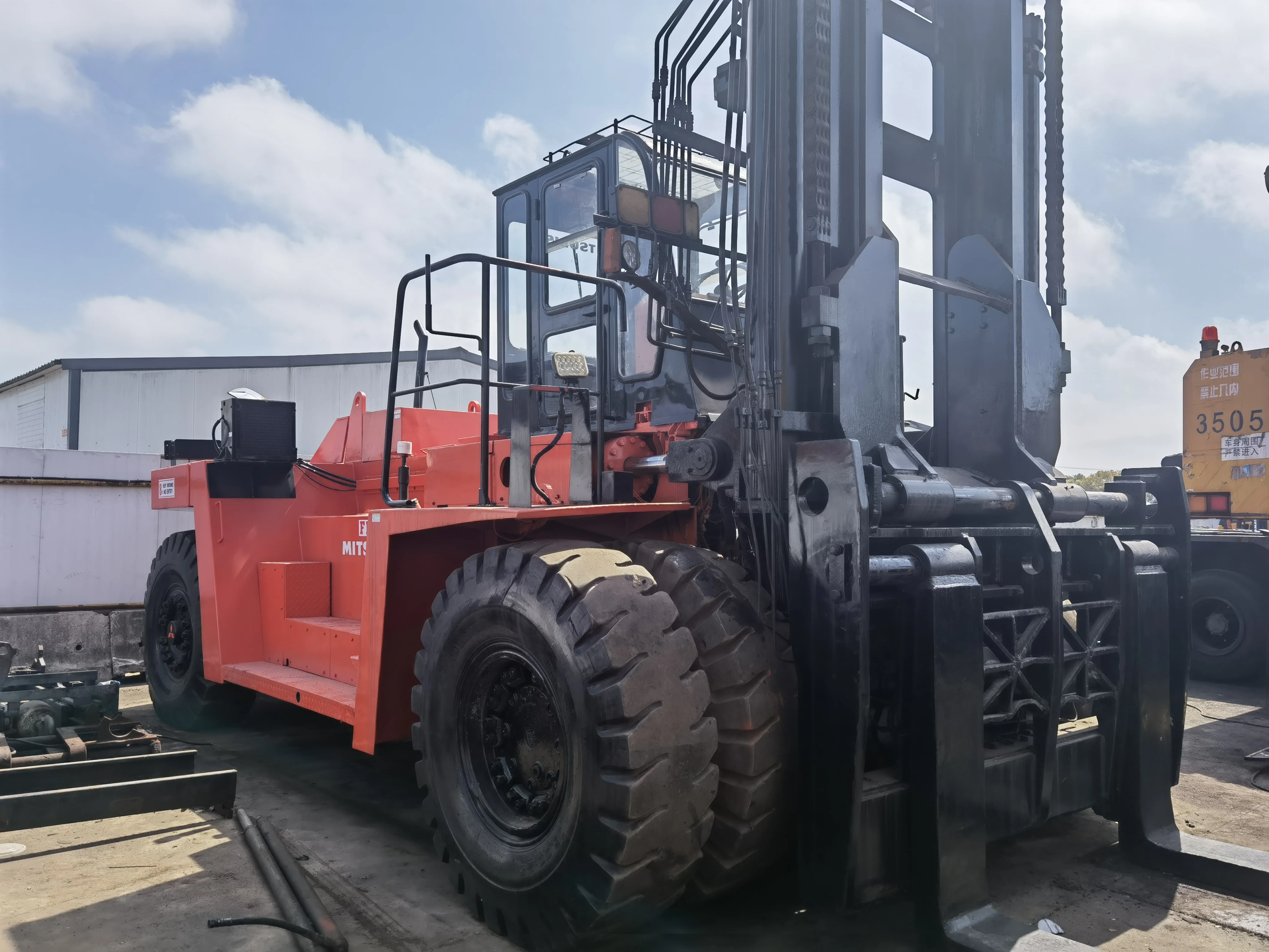 Mitsubishi FD350 35-Tons Used Diesel Forklift Truck 15-25 Ton Pump ...