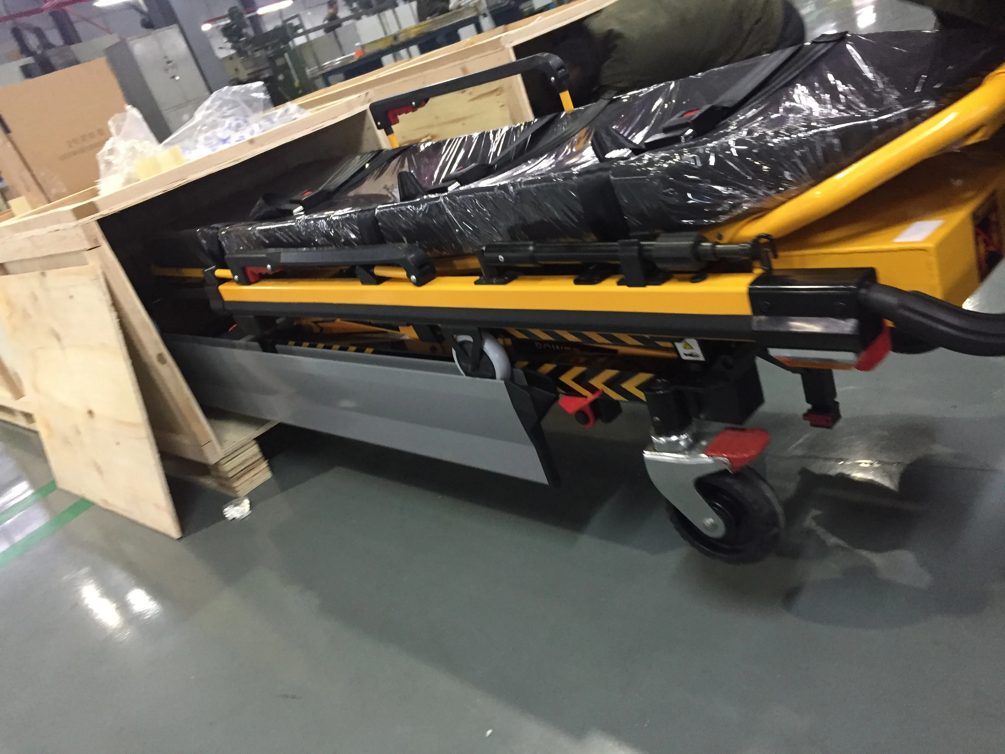 Light Weight Automatic Loading Ambulance Emergency Stretcher ...