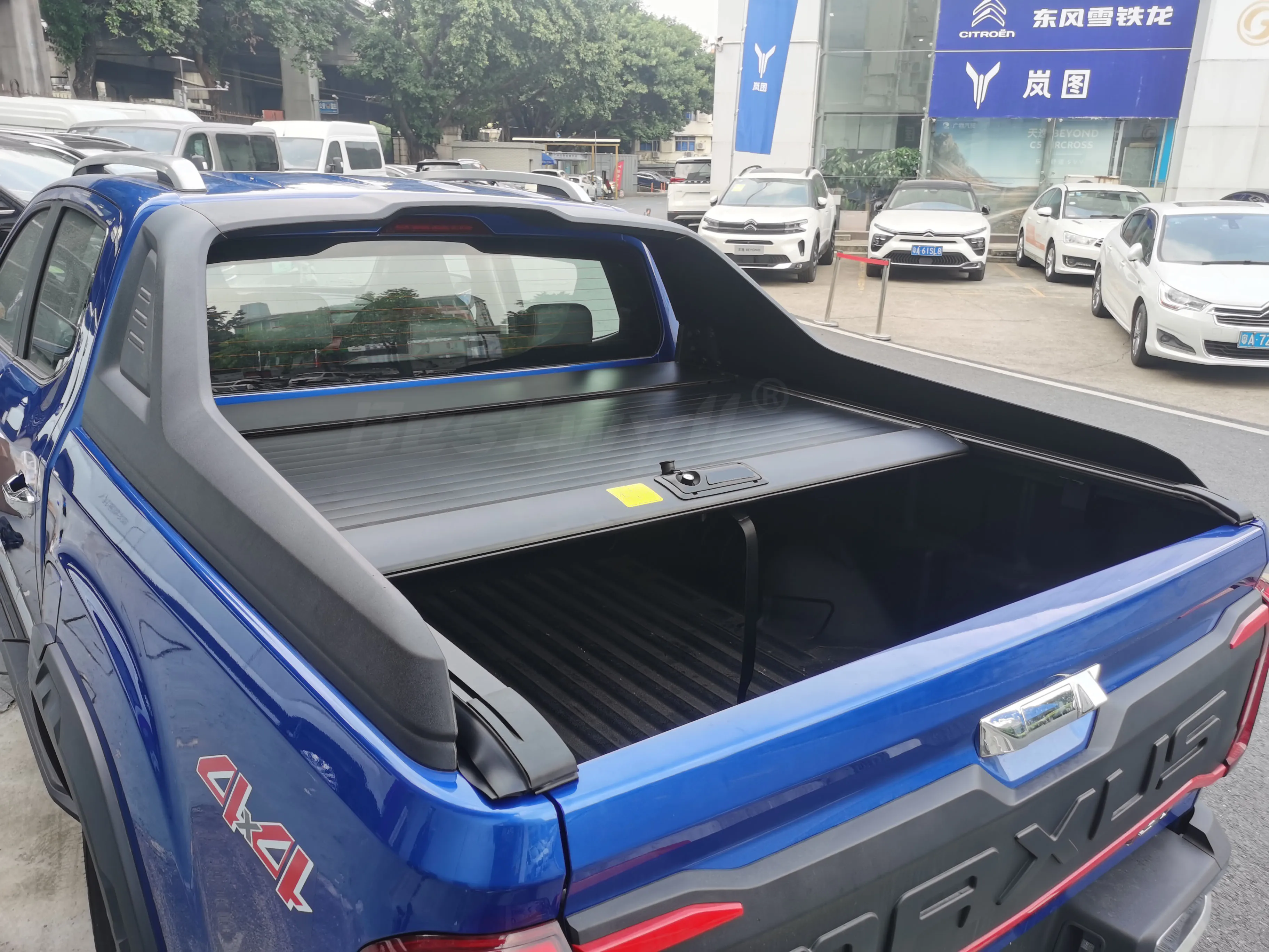 LDV Maxus Tonneau Covers - Durable & Retractable Solutions