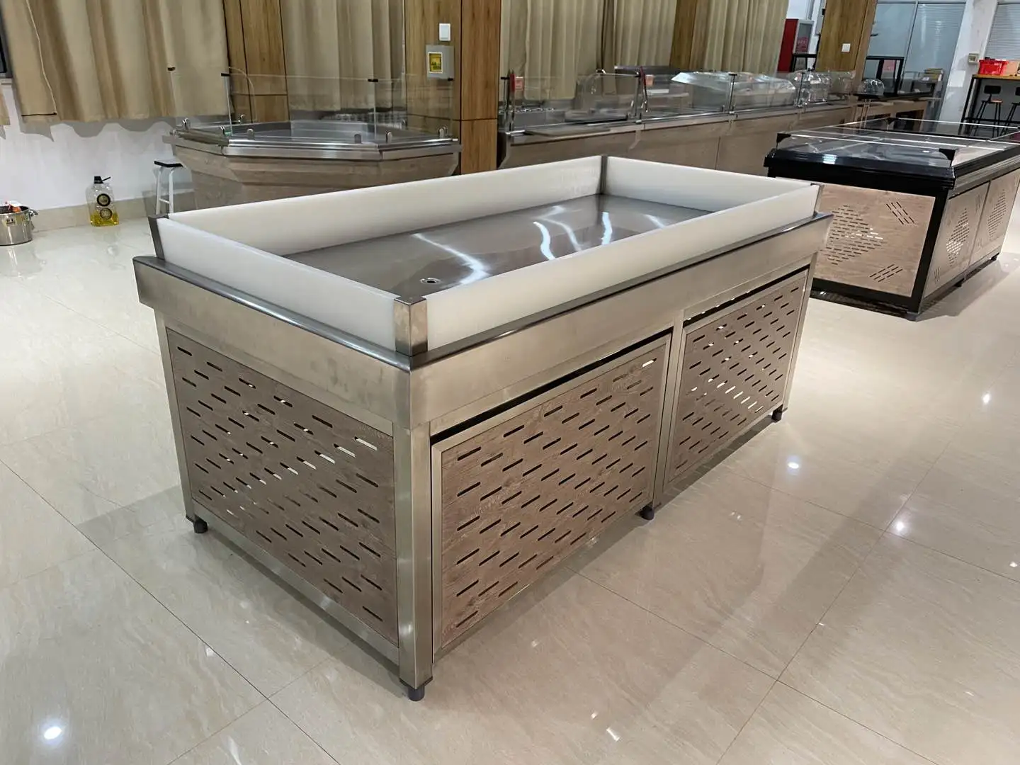 Custom Supermarket Frozen Display Stand - Seafood Showcase