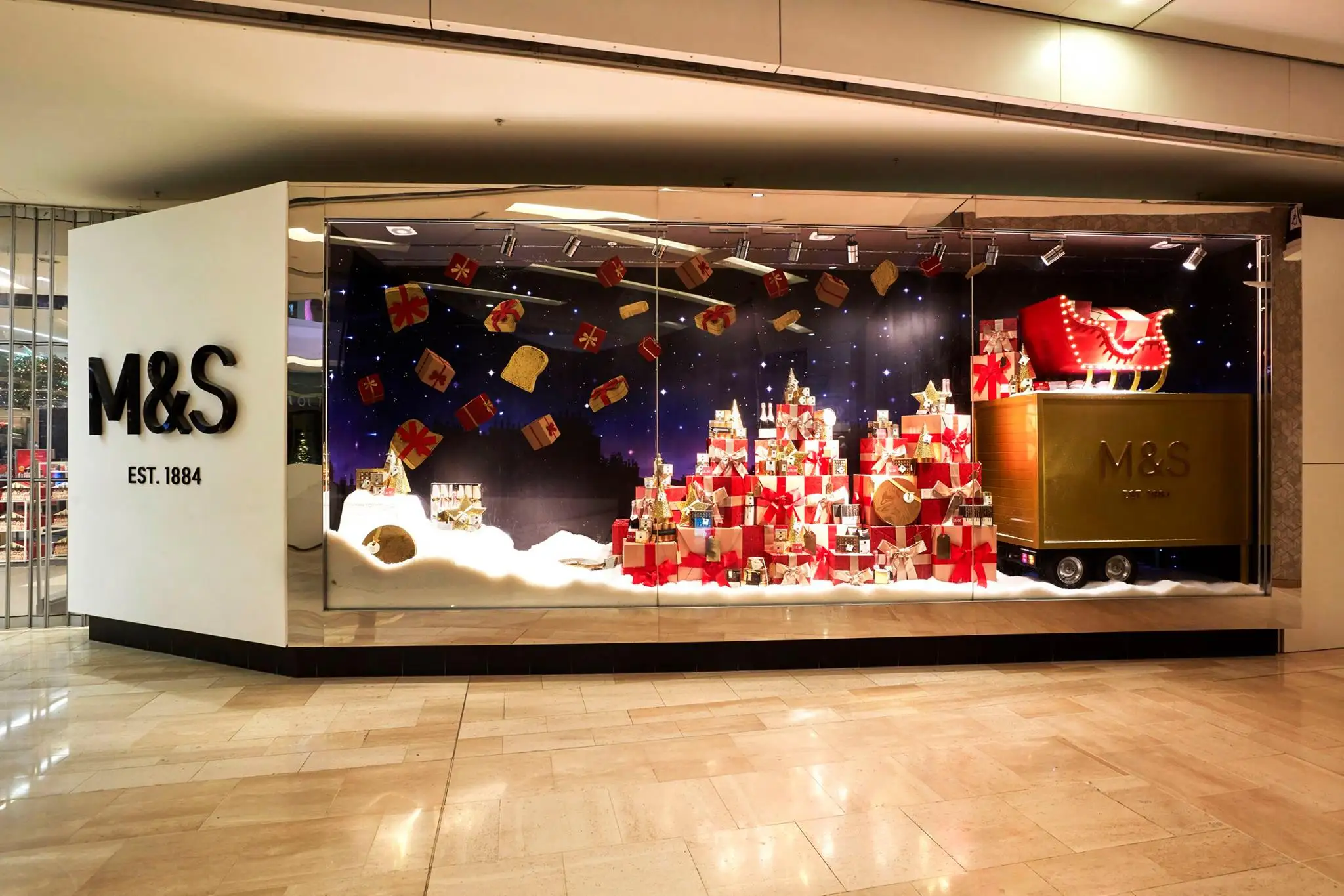 Retail Store Window Christmas Display Props and Decorations Fiberglass ...