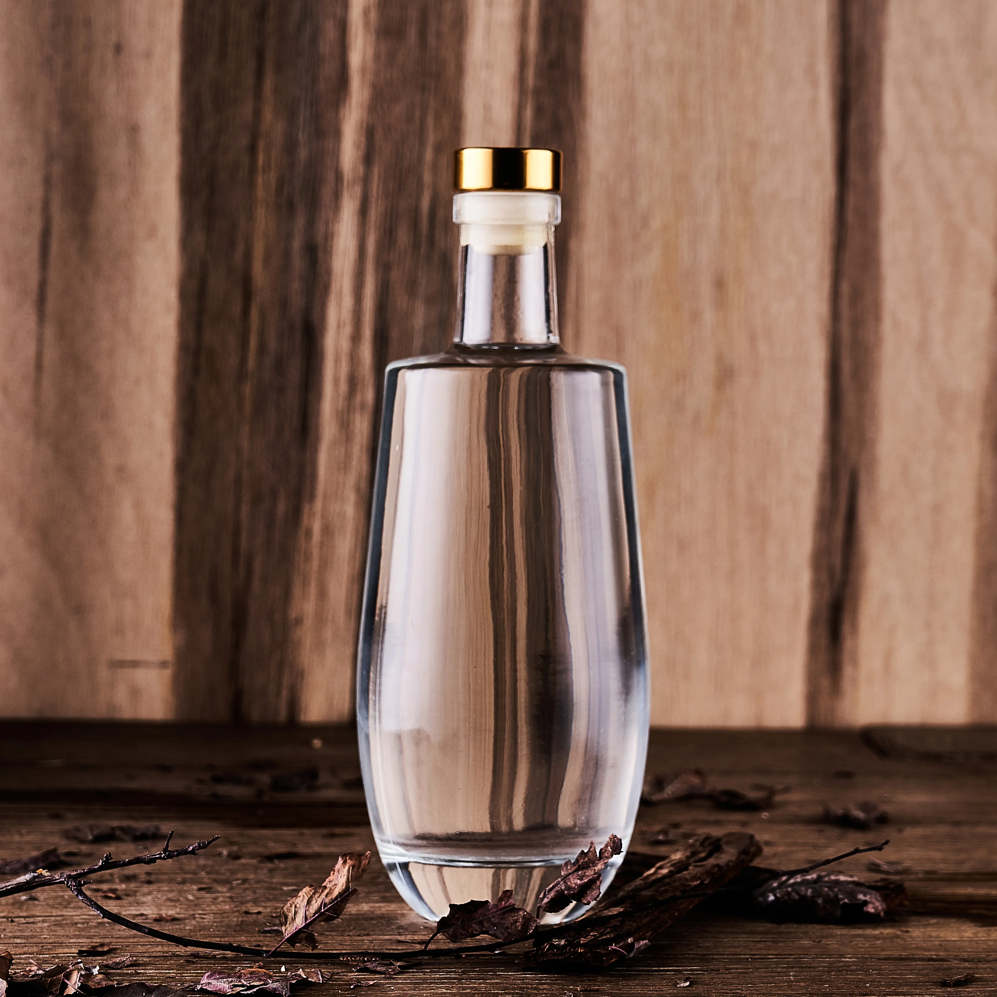 700ml Customizable Gin Bottle With Cork Stopper Tequila Clear Glass ...