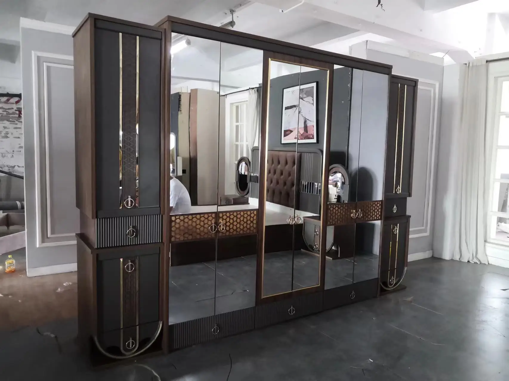 Shop Our Luxury 2x2m Bed & 8-Door Wardrobe Set for Bedrooms