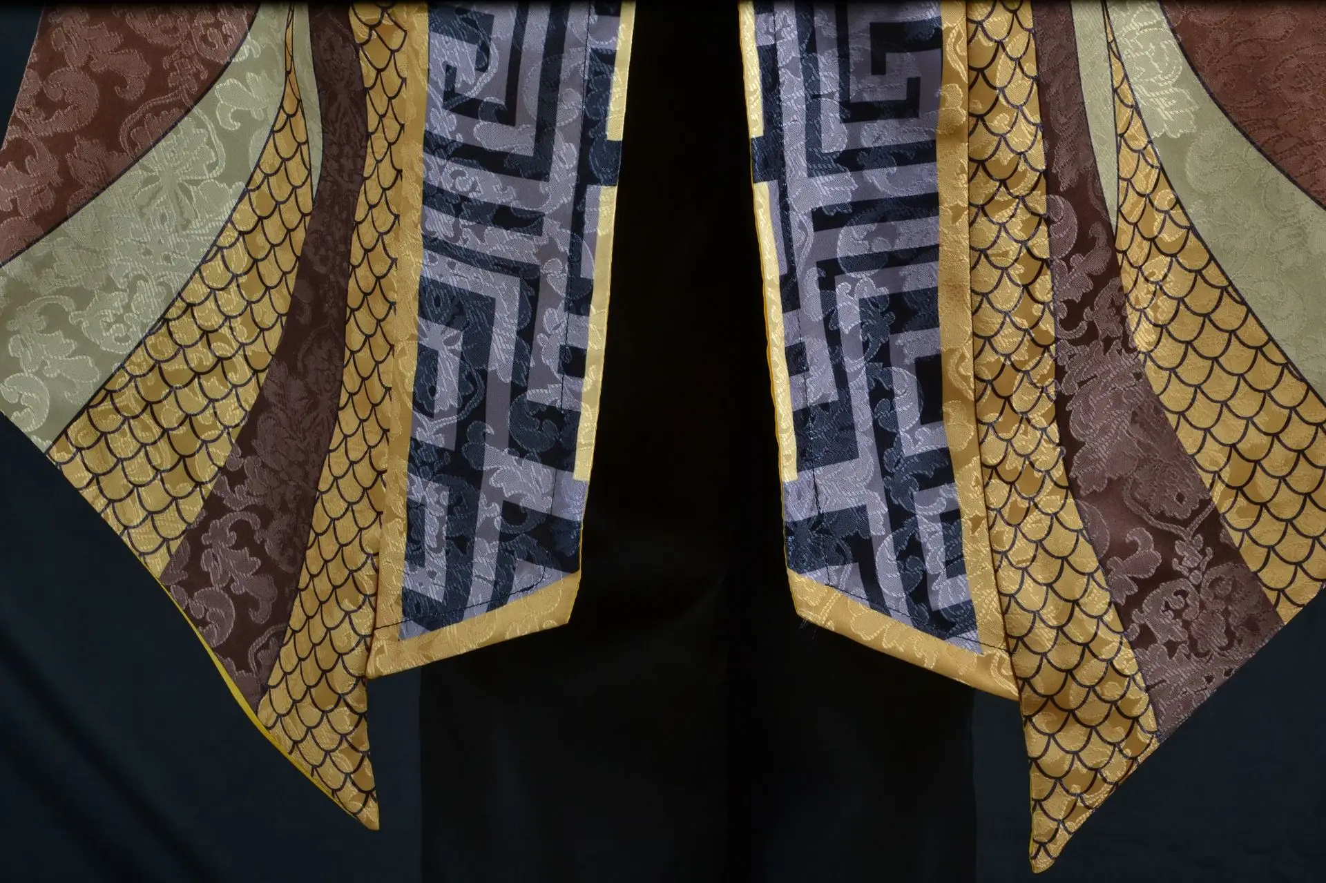 Genshin Impact Cosplay Costumes - Dress up as Your Faves