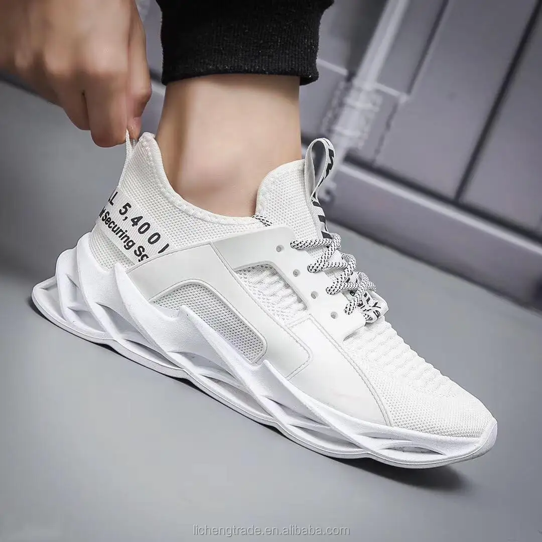 Brand Shoes Stock Stylish Men Mesh Knit Mesh Breathable Sports Running Shoes 2020 Fashion Sports Shoes Sneakers Hollow Sole