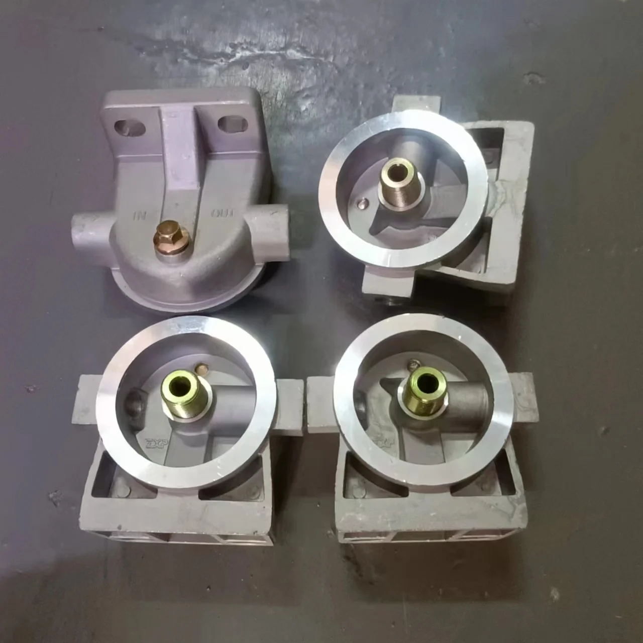 Sinotruk Howo Truck Spares Parts Oil Filter Seat Vg1560080013 - Buy ...