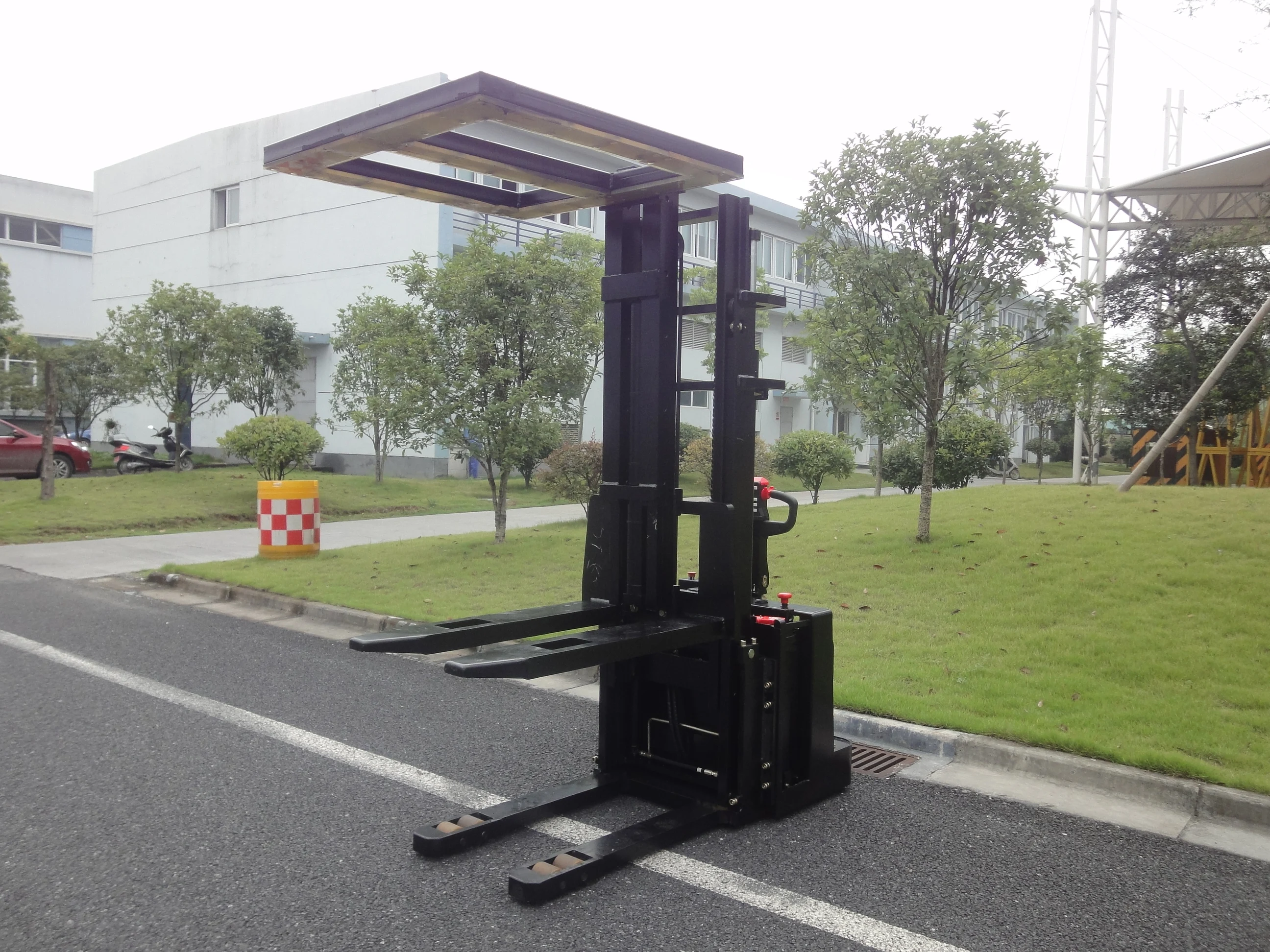 Forklift Load Stabilizers Are Widely Used Across Various Industries ...