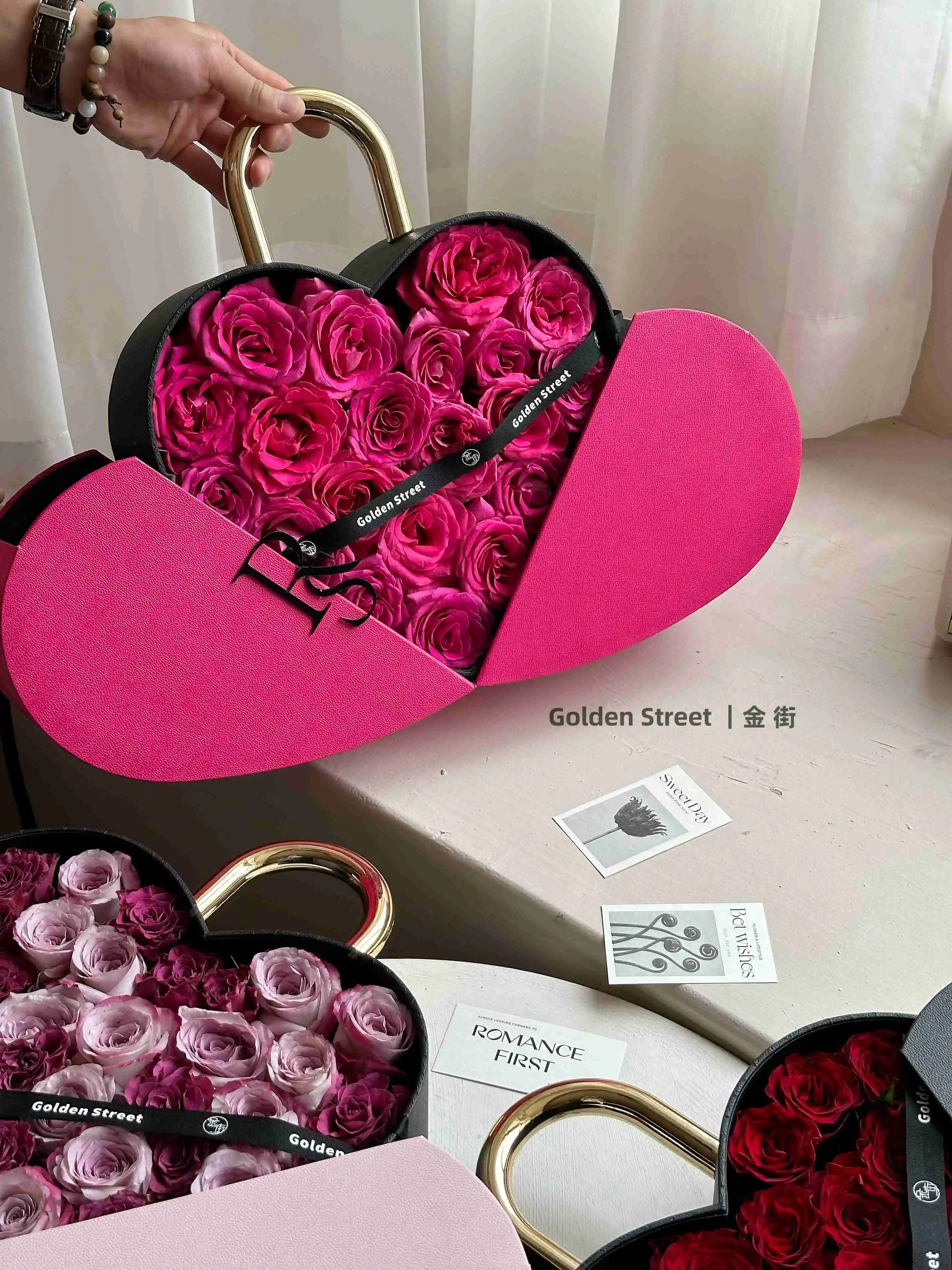 Double Love Hand Held Valentine's Day Sink Proof Flower Gift Box