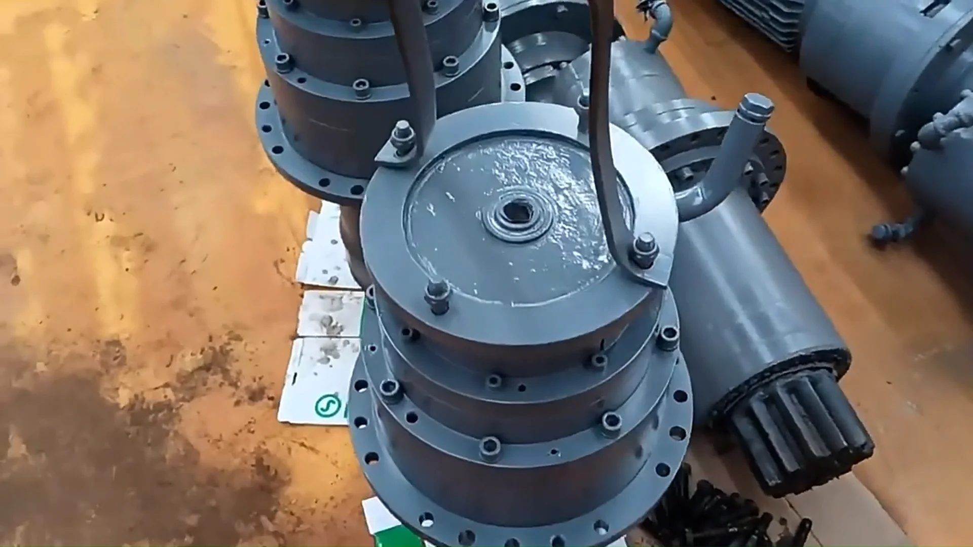 Zoomlion Yongmao Sym Tower Crane Swing Reducer Gearbox 1/141 - Buy ...