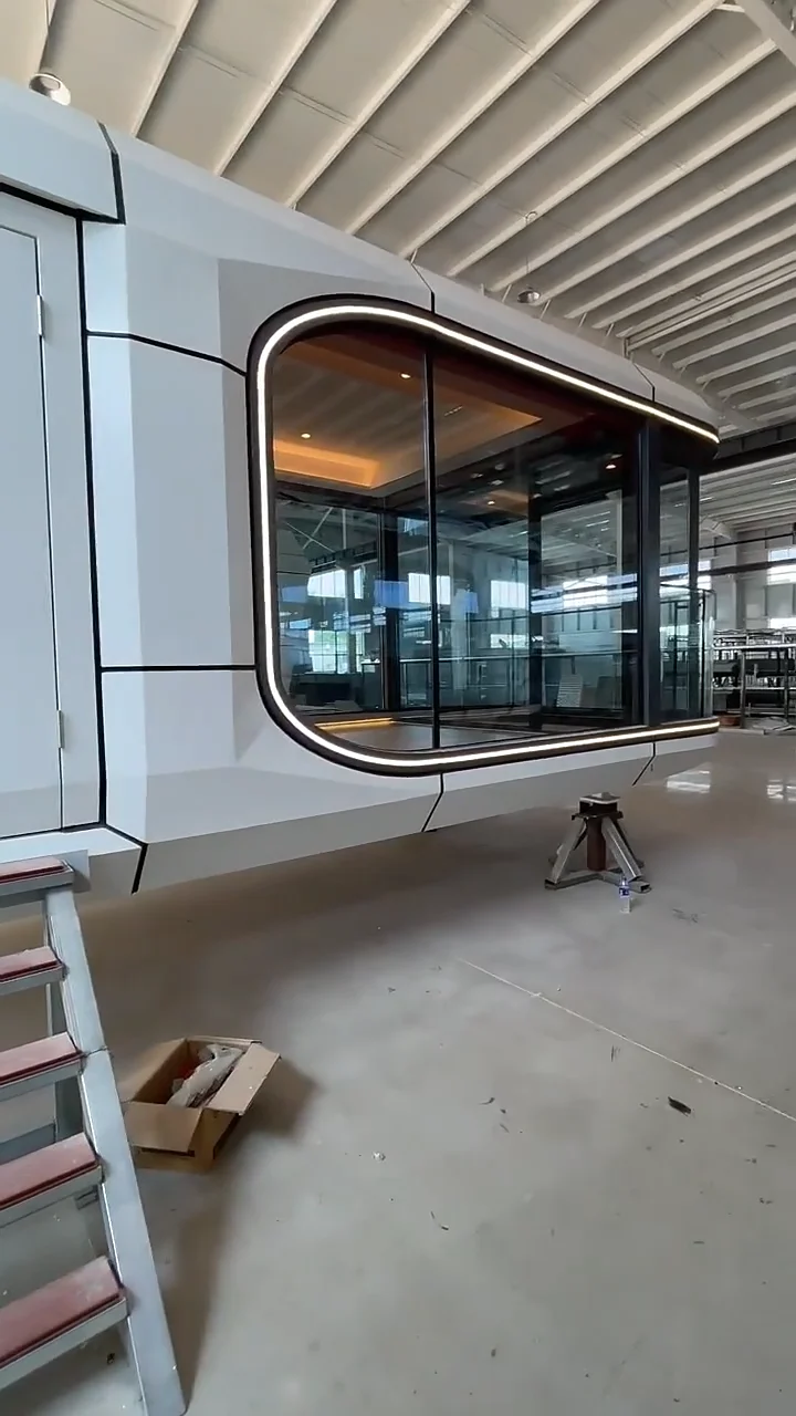 Anti-seismic Mobile Luxury Prefab Villa Waterproof Capsule House Hotel ...