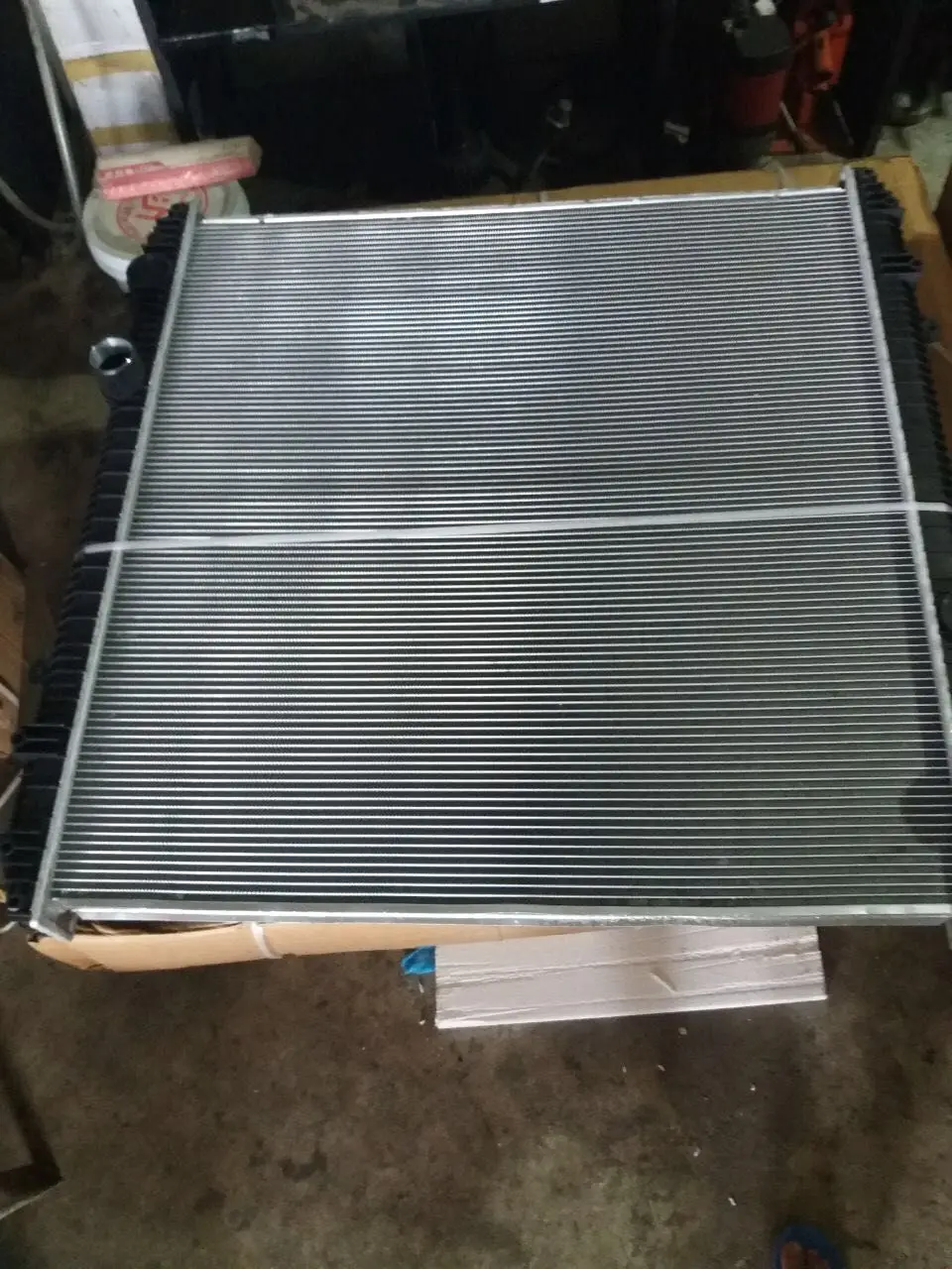 Truck Radiator for Freightliner - Durable & Efficient