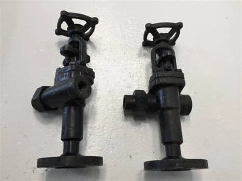 Ss/ Copper /cs Gauge Cock Valve For Level Gauge Ball & Cock Valves ...