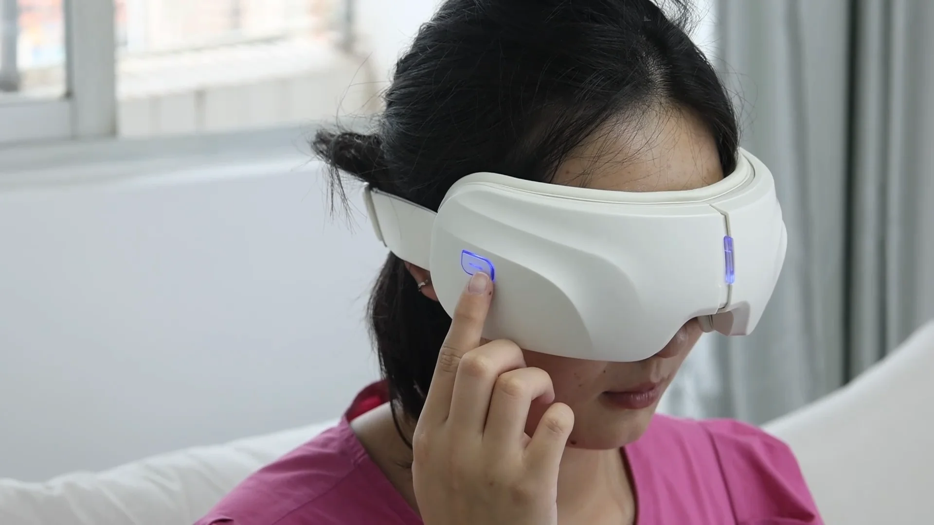 Customized Beauty Heating Vibratory Mini Rechargeable Eye Care Massage ...