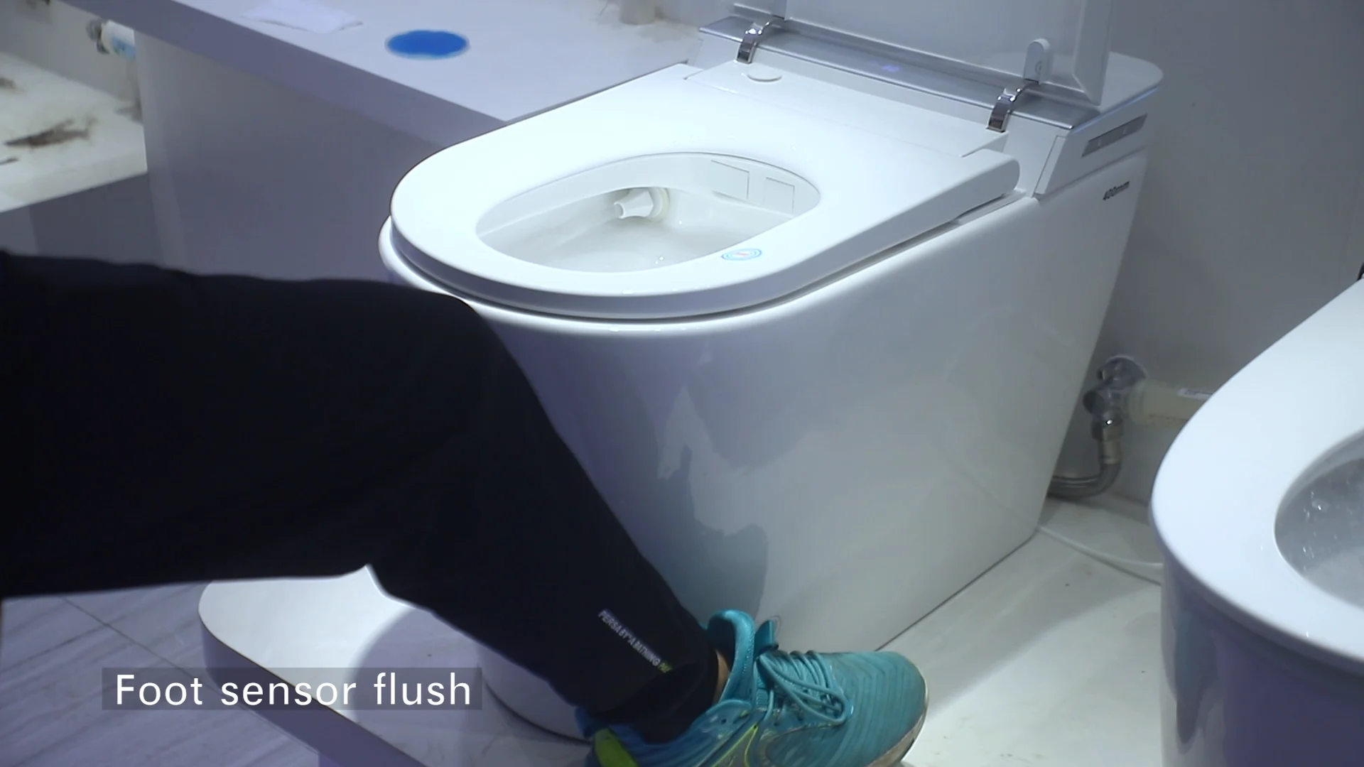 Modern Style Floor Mounted Intelligent Bidet Automatic Open And Close ...