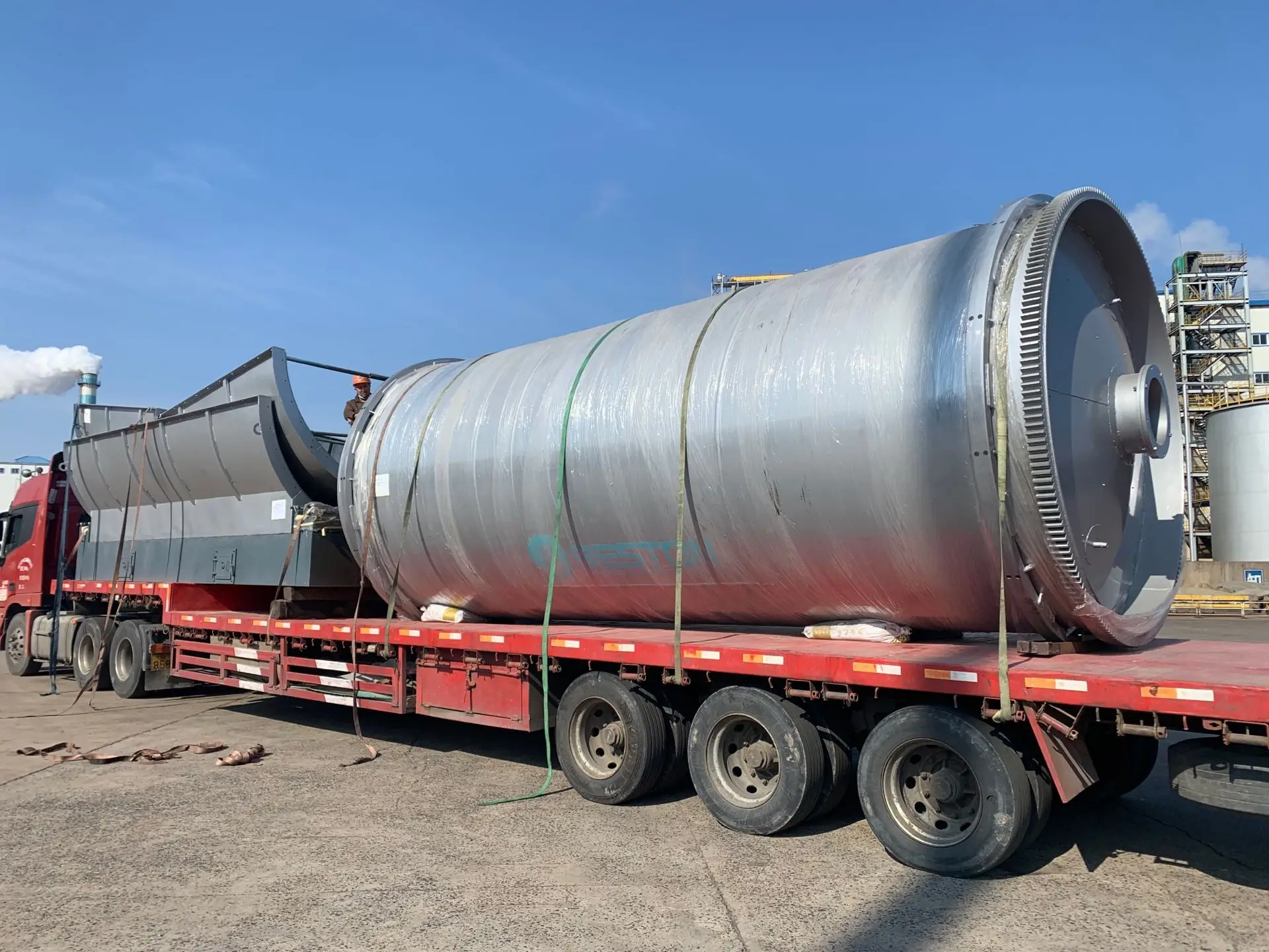 Beston Group mobile tire pyrolysis to fuel oil plant small tyre ...