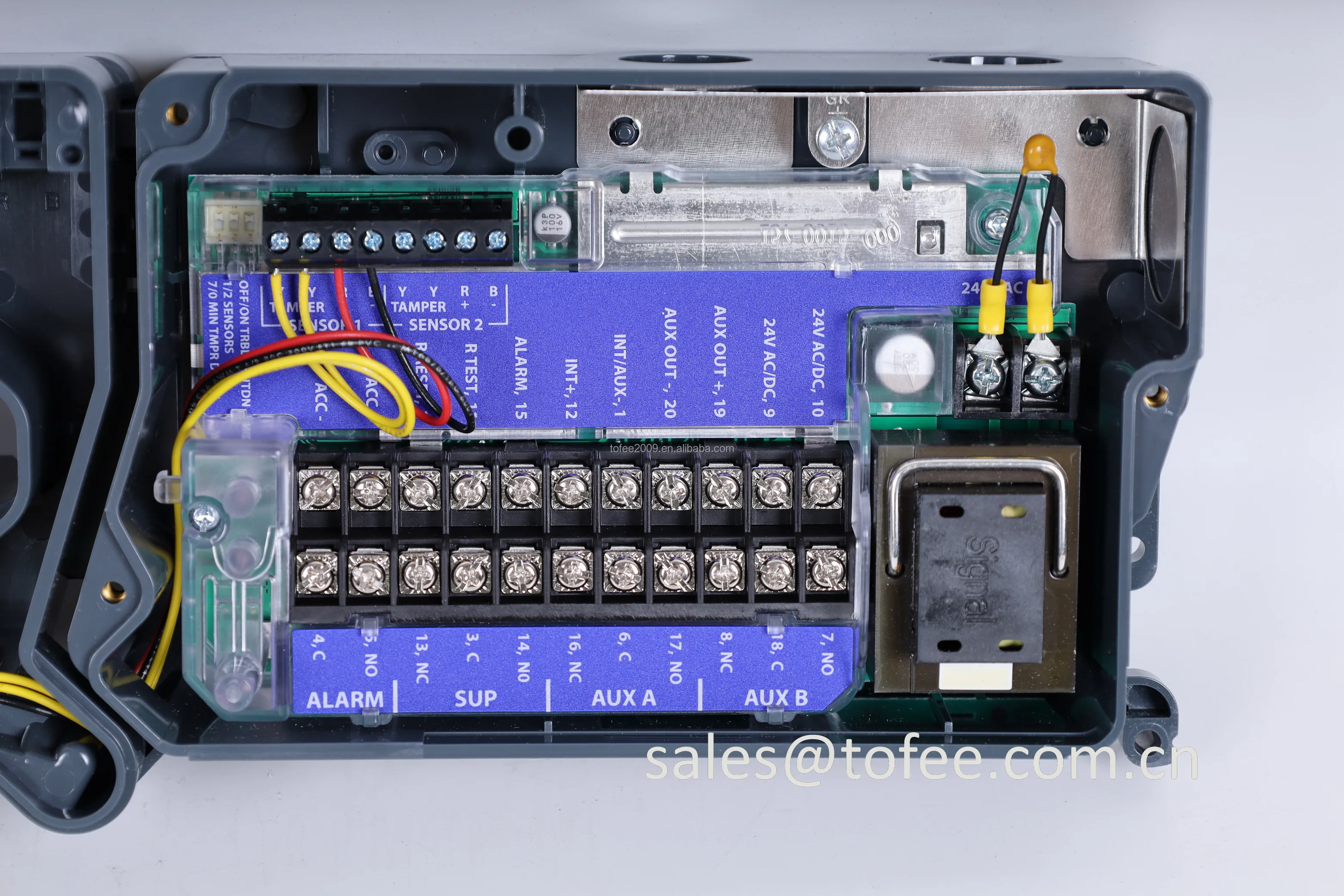 D4240 Photoelectric Duct Smoke Detector - Honeywell Quality