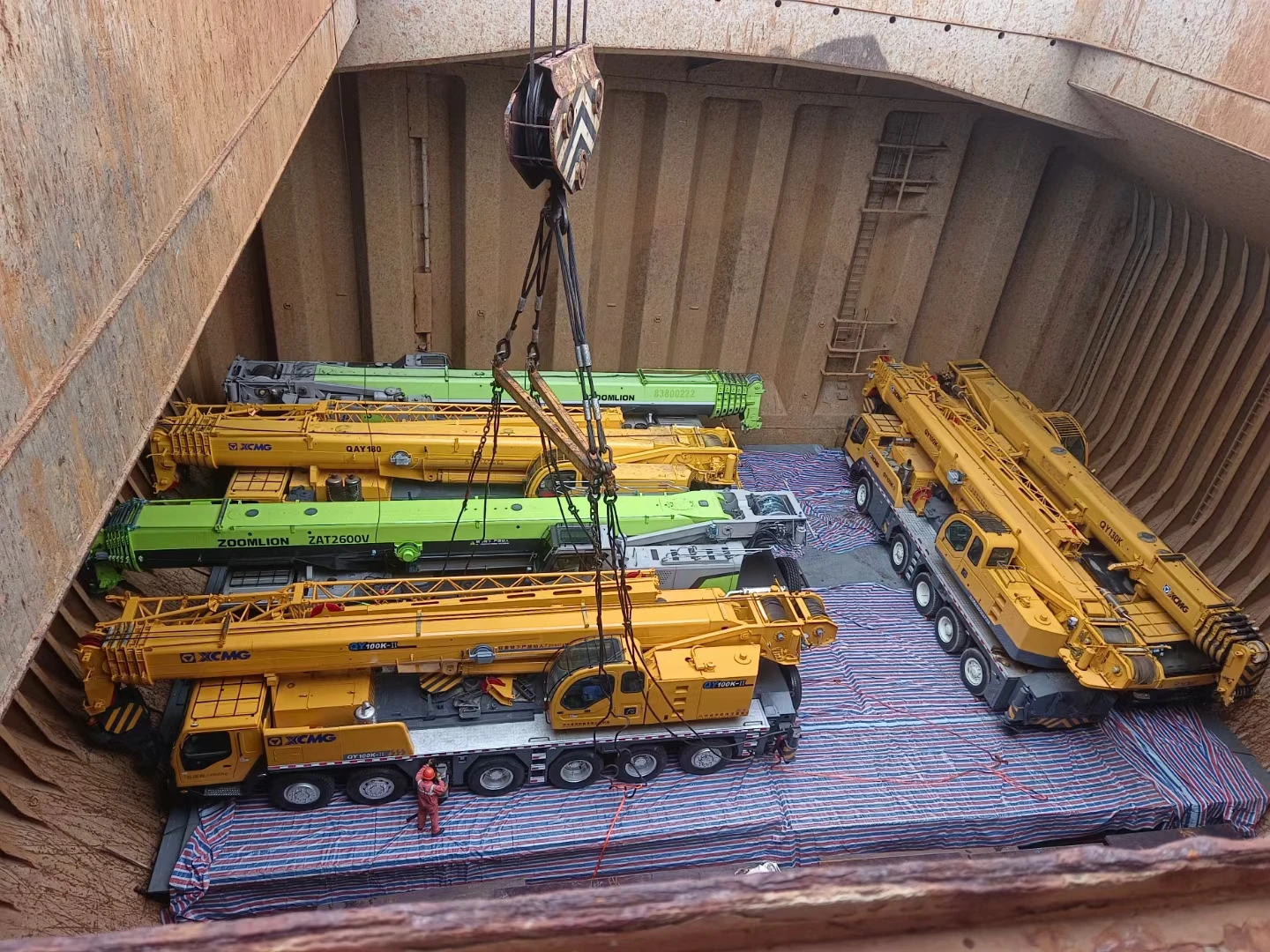 japan original Hitachi zx200 excavator zx 200 used excavator 20tons ...