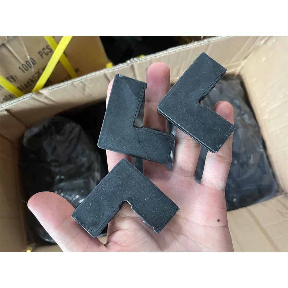 90 Degree Right Angle Black Plastic Corner Joint Screen Window Connector
