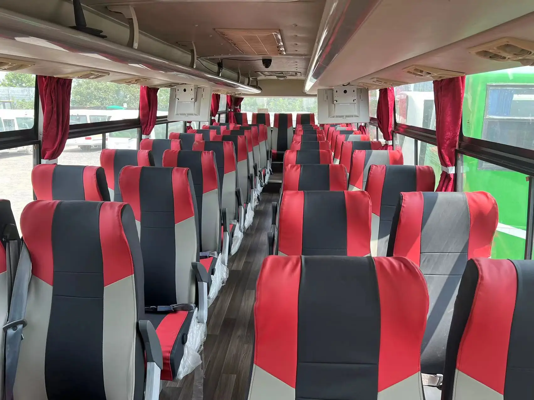 China Traveling Used Youtong Bus - Luxury Coach Bus 12m Diesel
