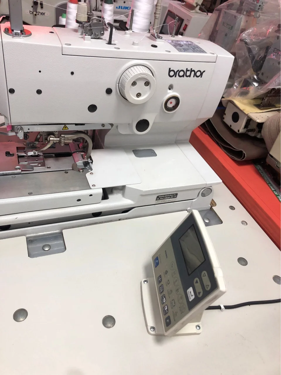 High Quality Second-Hand Brother RH9820 Sewing Machine