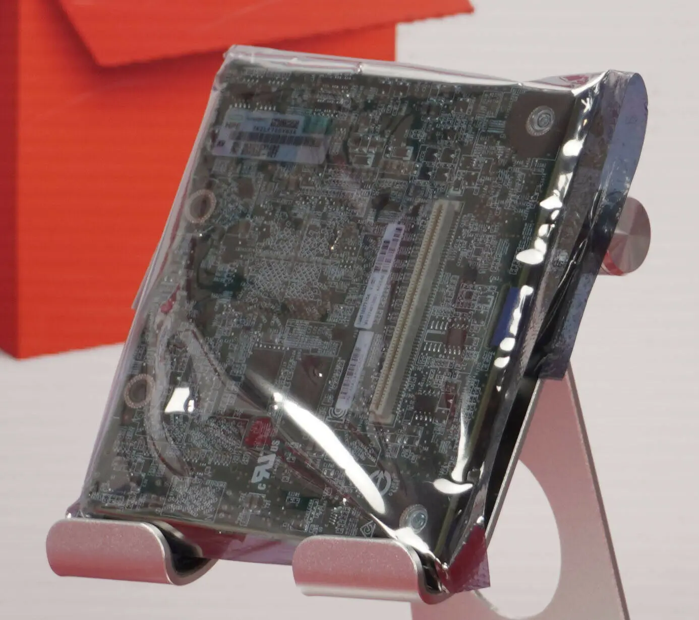 P26279-b21 Broadcom Megaraid Mr416i-a X16通道4 Gb高速缓存nvme/sas 12g控制器，适用于h ...