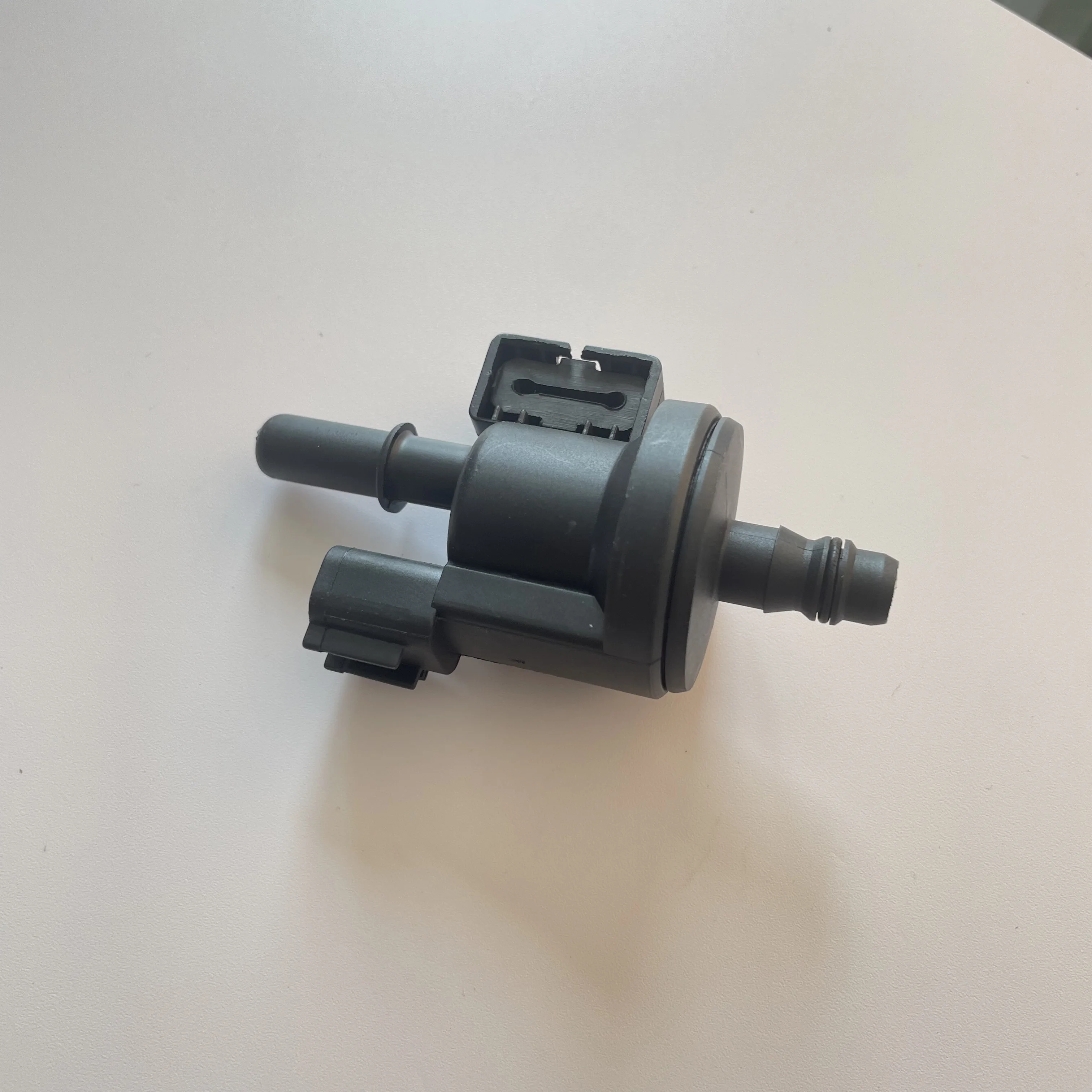 0280142519 Solenoid Valve for Ford Fusion SE Lincoln MKZ