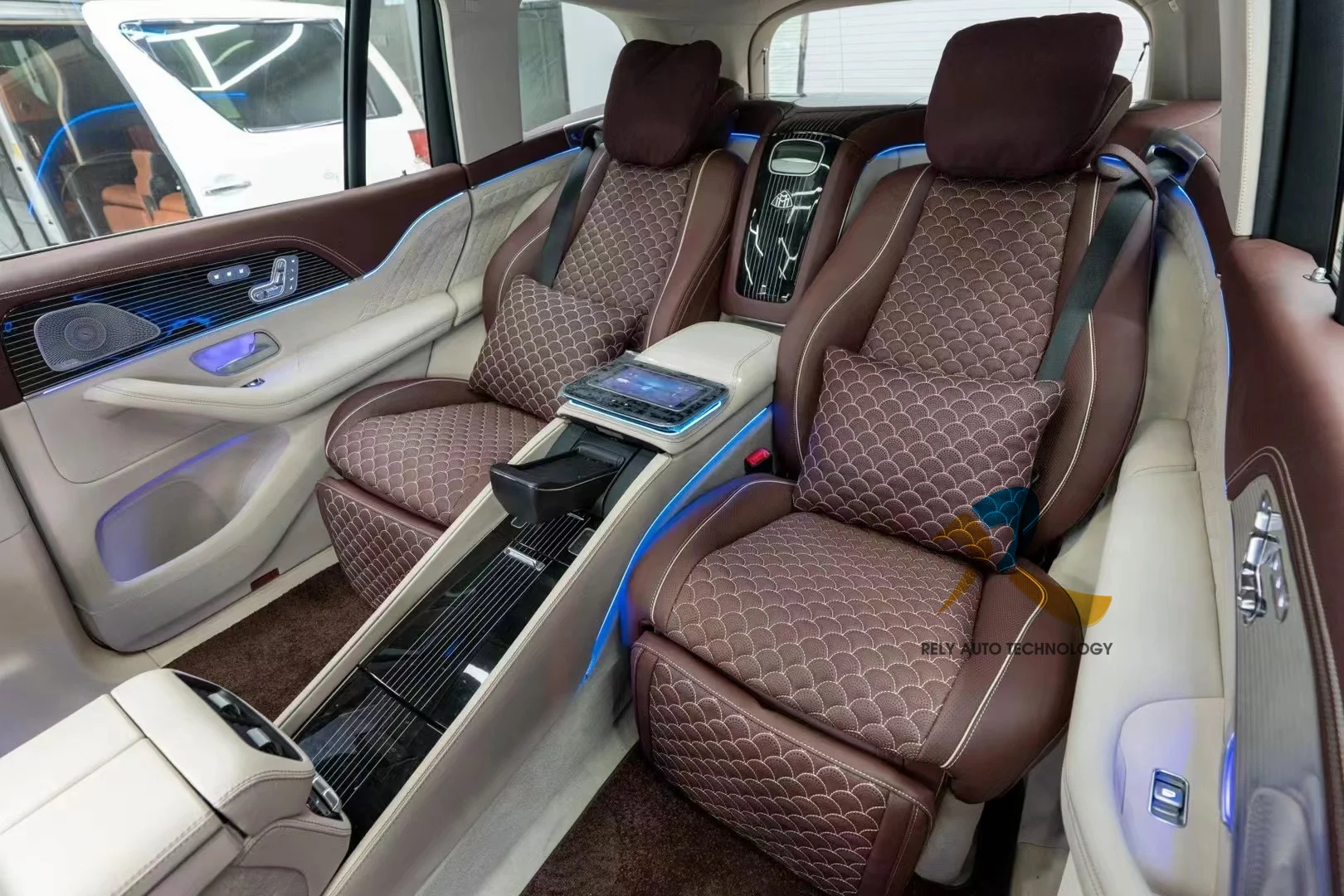 Upgrade Your GLS X167 with Luxury Maybach Interior Kits