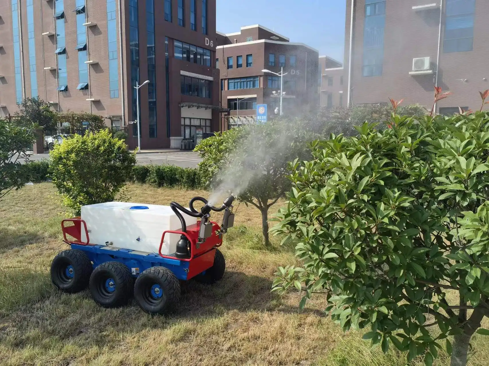 New Multi-function Robot Sprayer 130l Large Capacity Multi-purpose ...