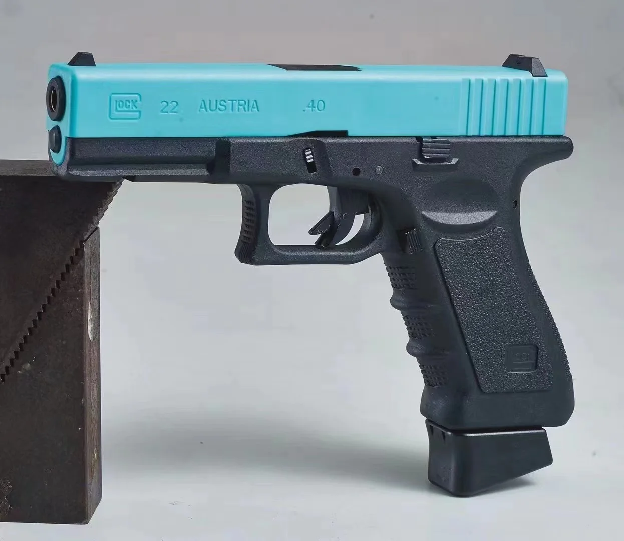 Wholesale G17 Metal Toy Gun Metal Alloy Toy Model Boy Manual Operation ...