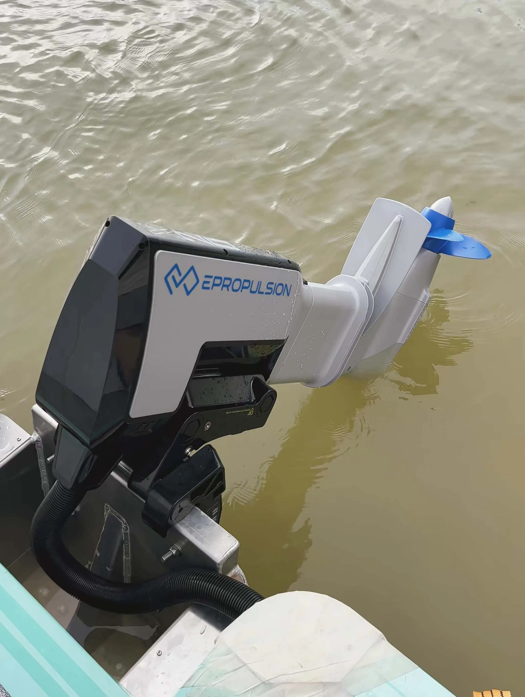 22' Solar Powered Aluminum Pontoon Boat with Electric Motor, Bathroom ...