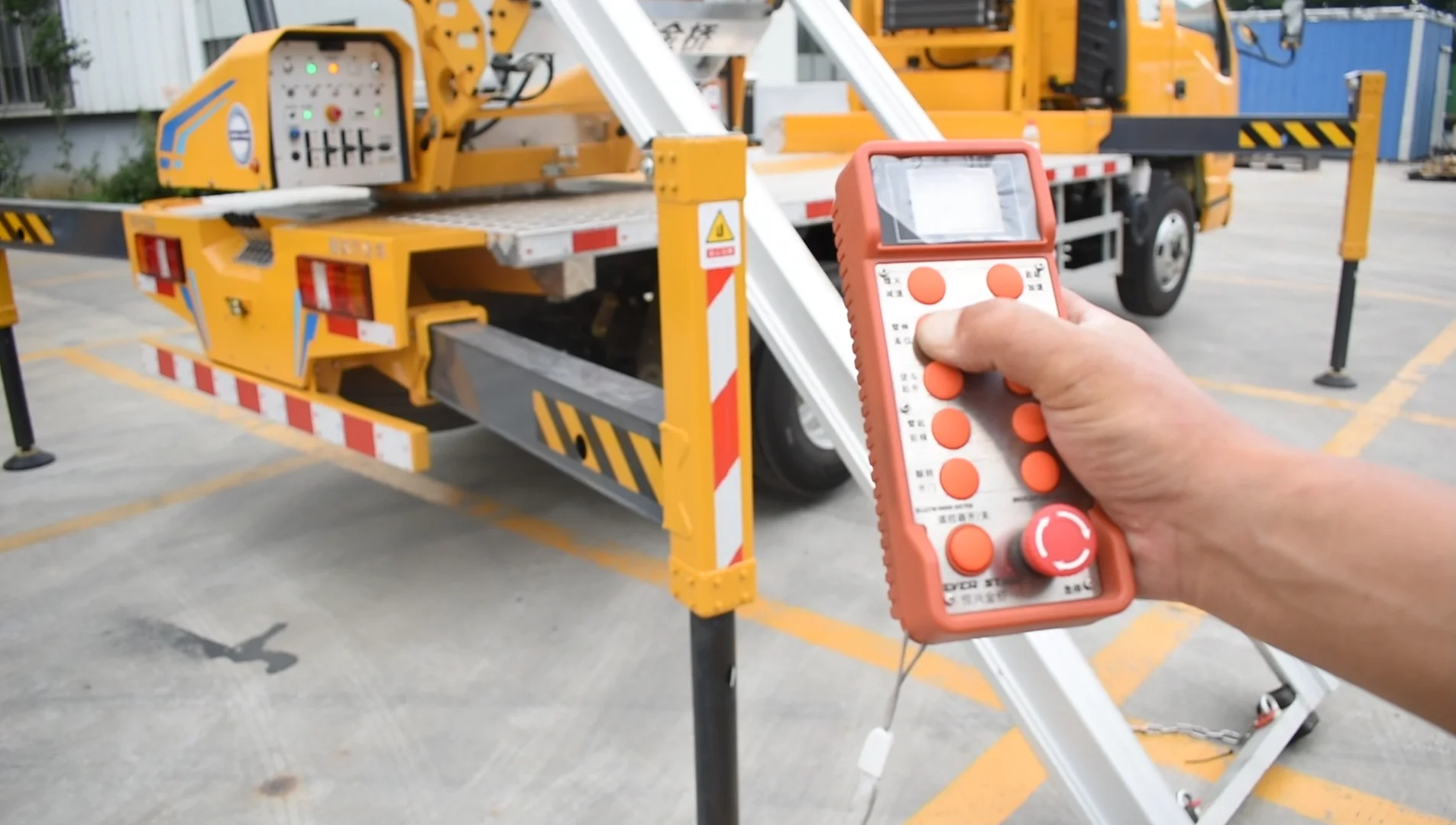 Euro 4 Standard Automatic Loading Unloading Ladder Lifting Move Aerial ...