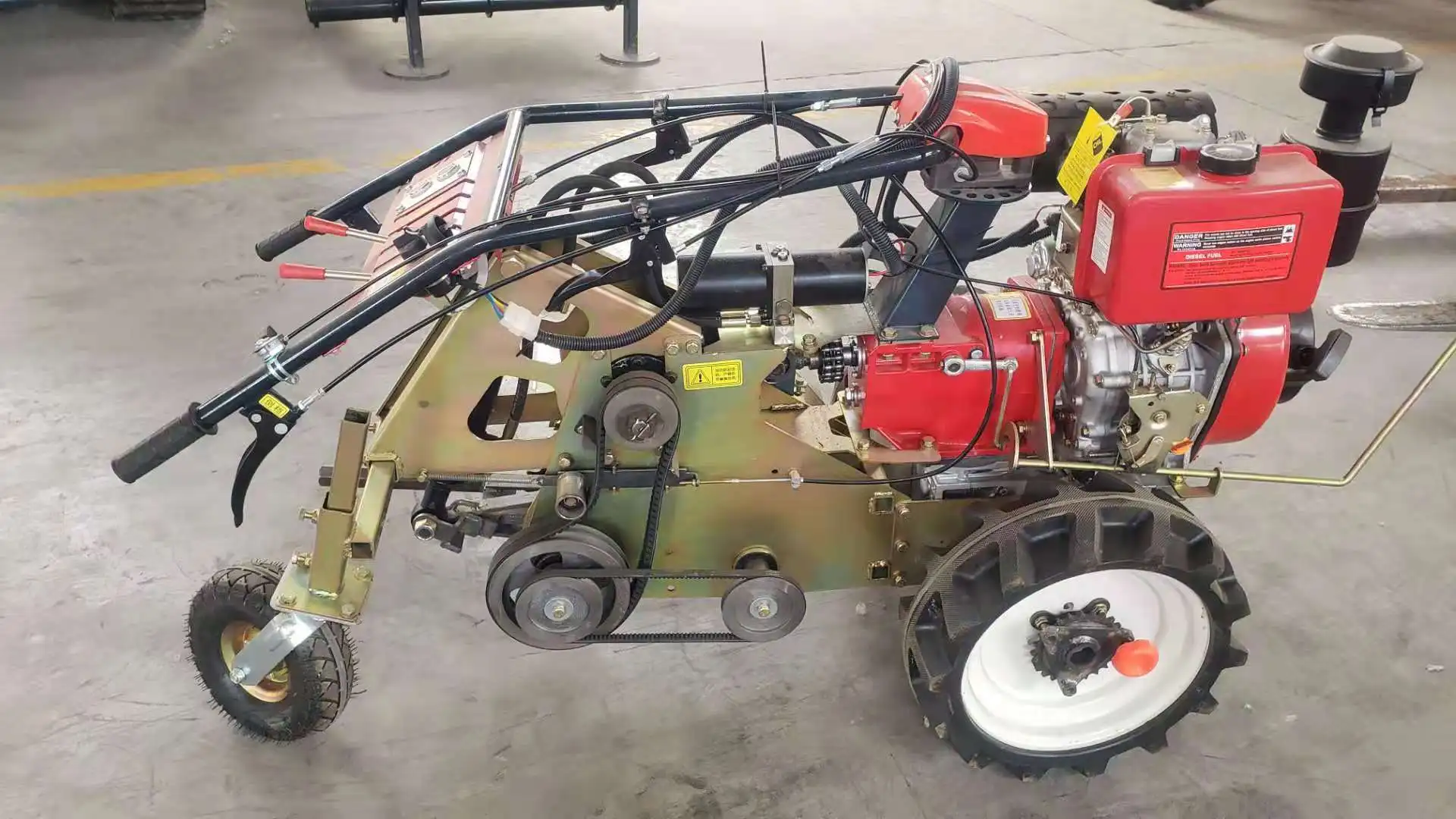 Mini Trencher Machine for Digging Trenches - Easy to Operate