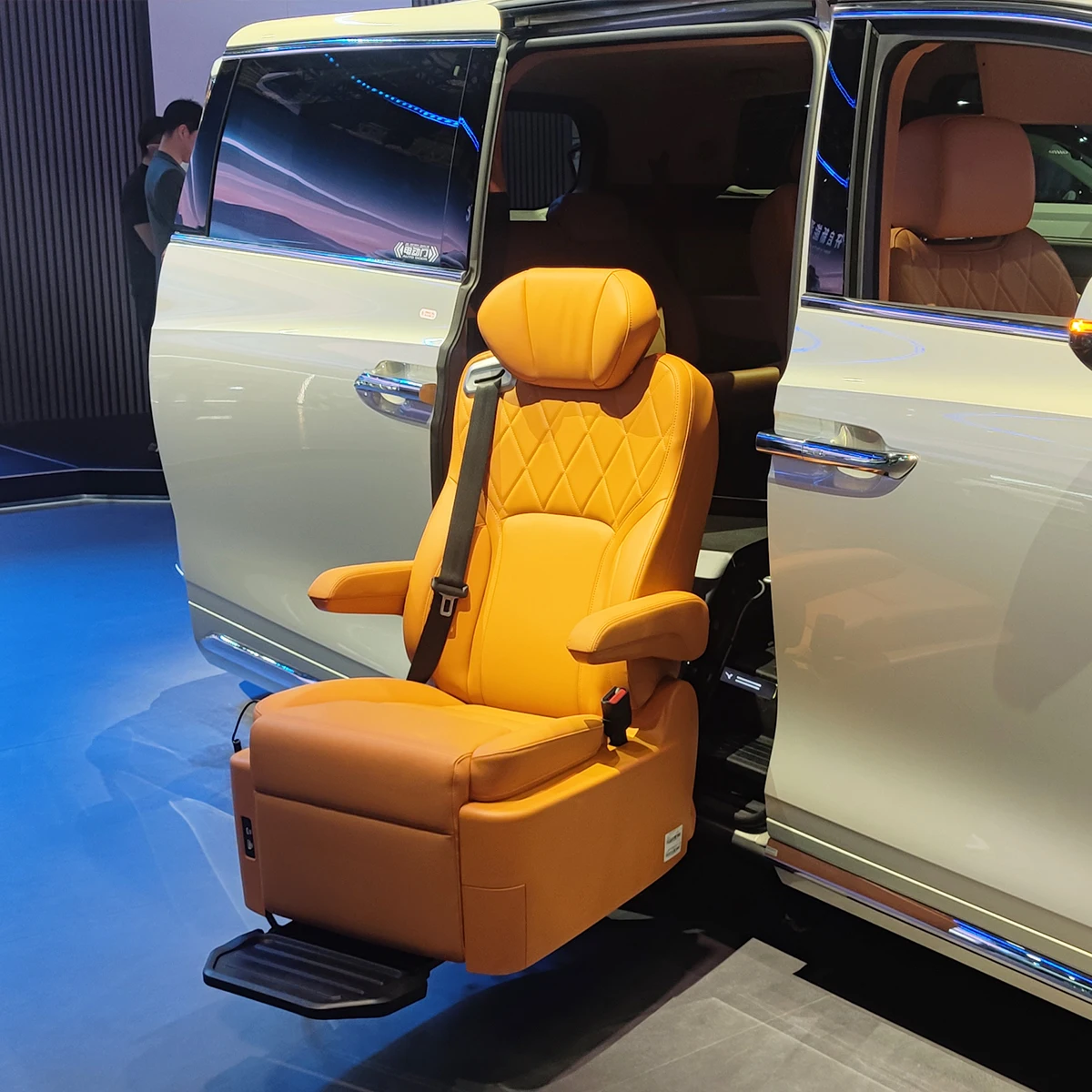 Luxury Electric Adjustable Leather Seat for Disabled Users