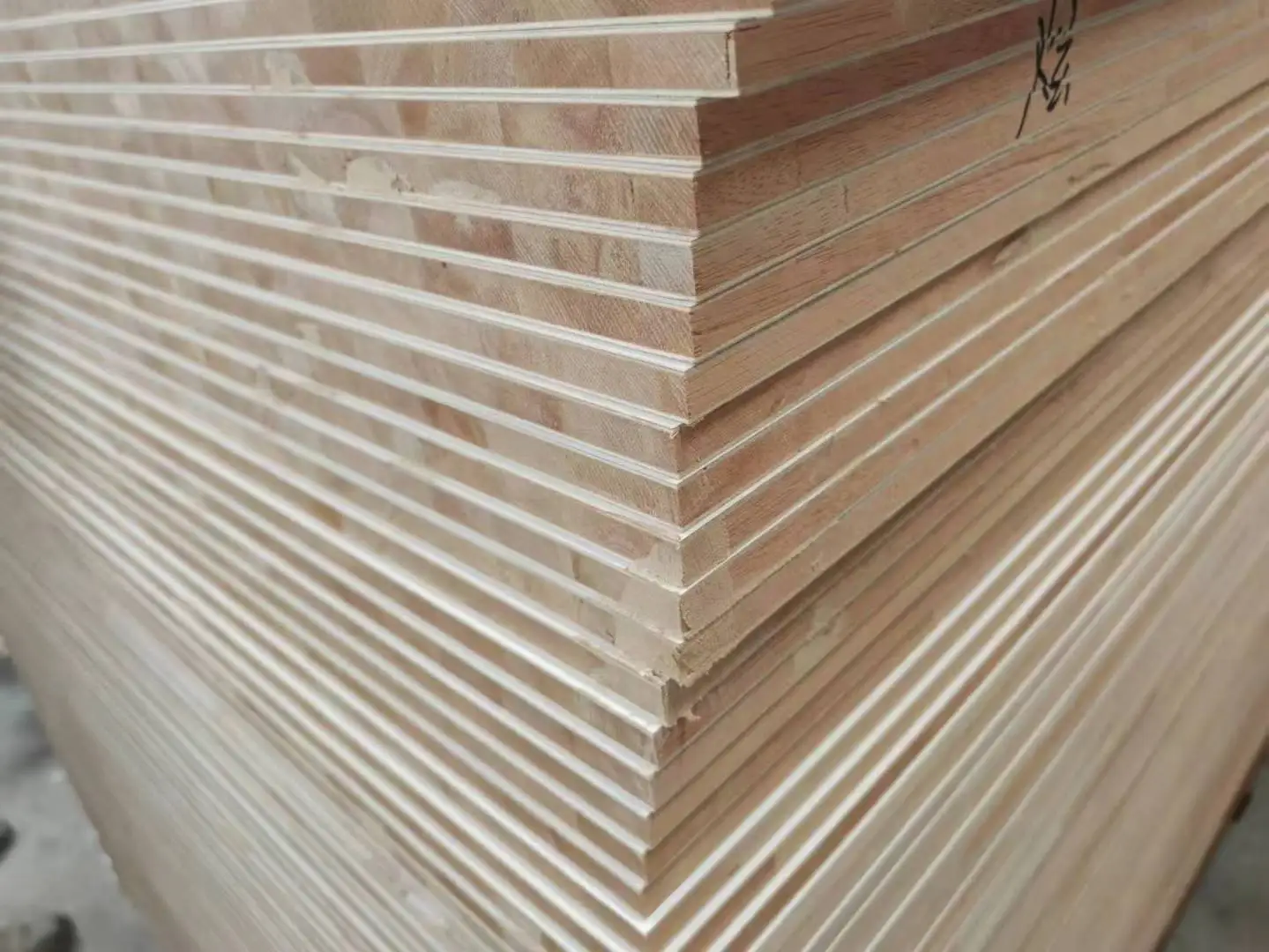 Alibaba.com: 18mm Falcata core, 4x8 ft melamine block board plywood for ...