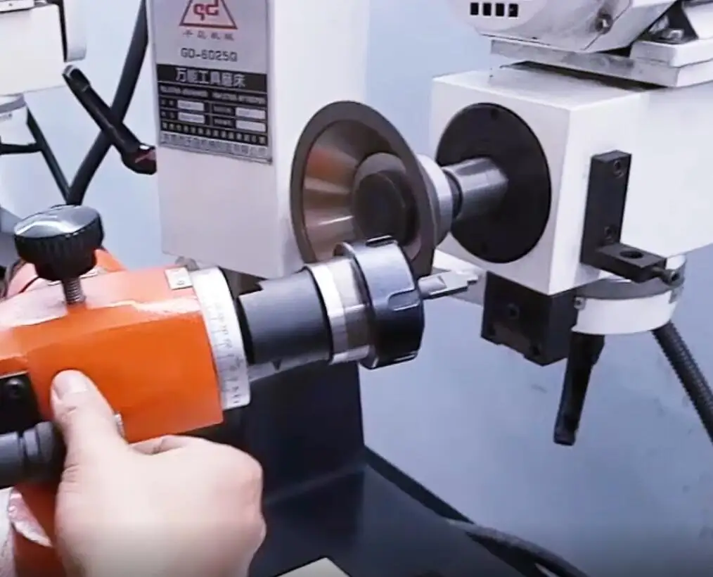 GD-6025Q Universal Tool Cutter Grinder Machine with Accessories