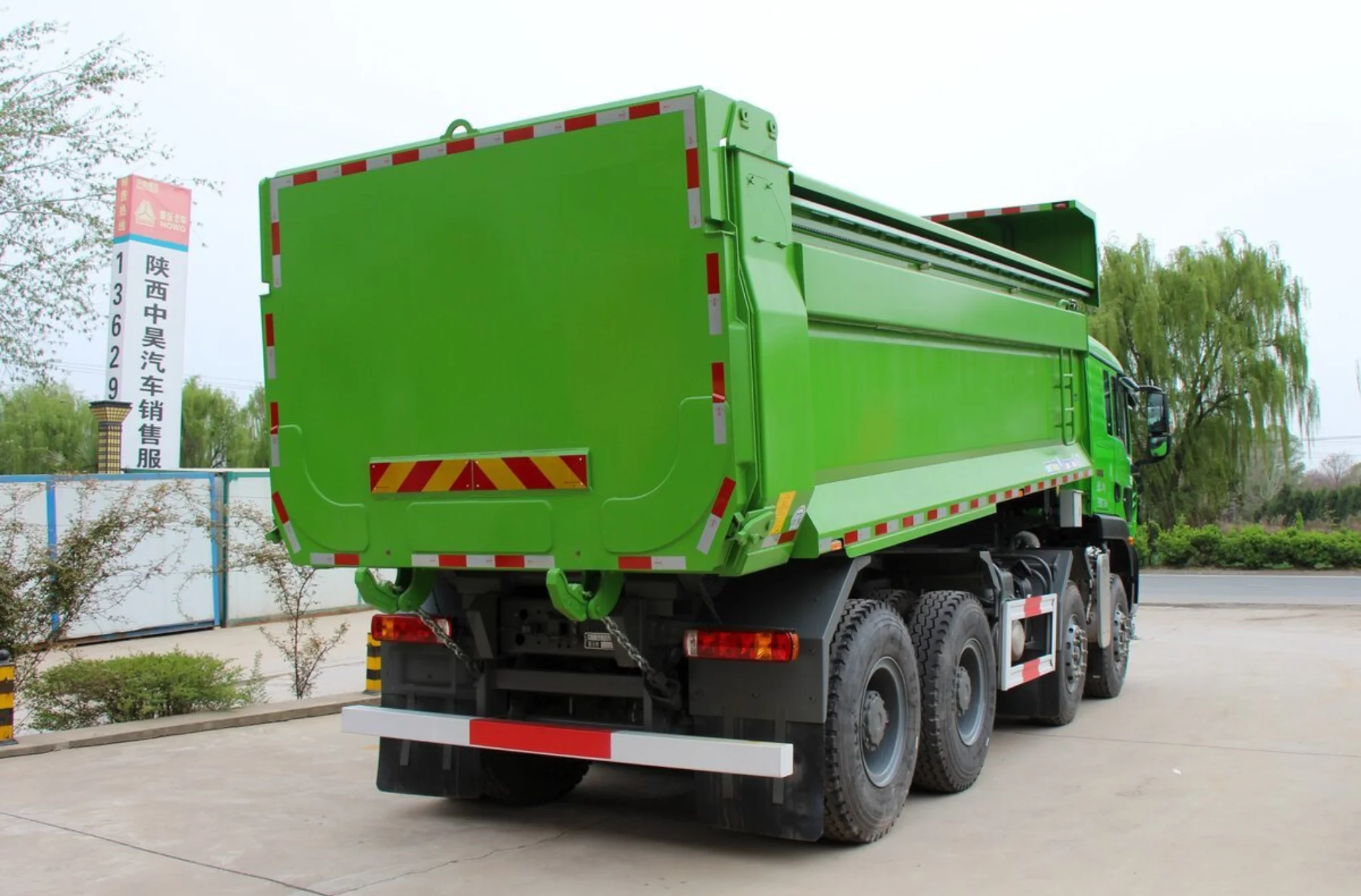 Factory Direct Hot Sale! Howo Tx 460hp 8x4 6.5m Tipper Truck - Ultimate ...