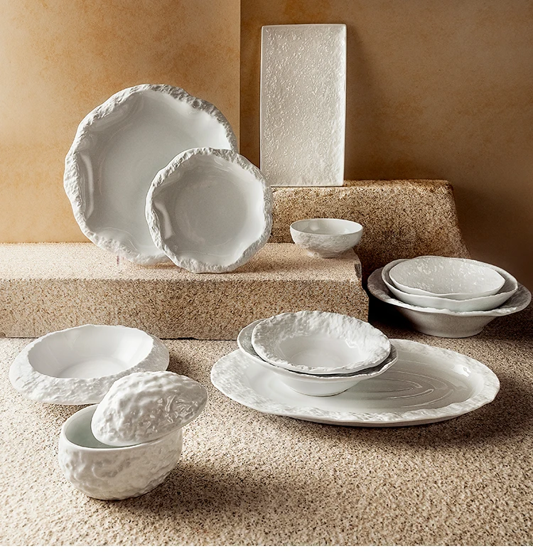Jiujiuju Dinnerware Set - Modern, Customized Ceramic Plates