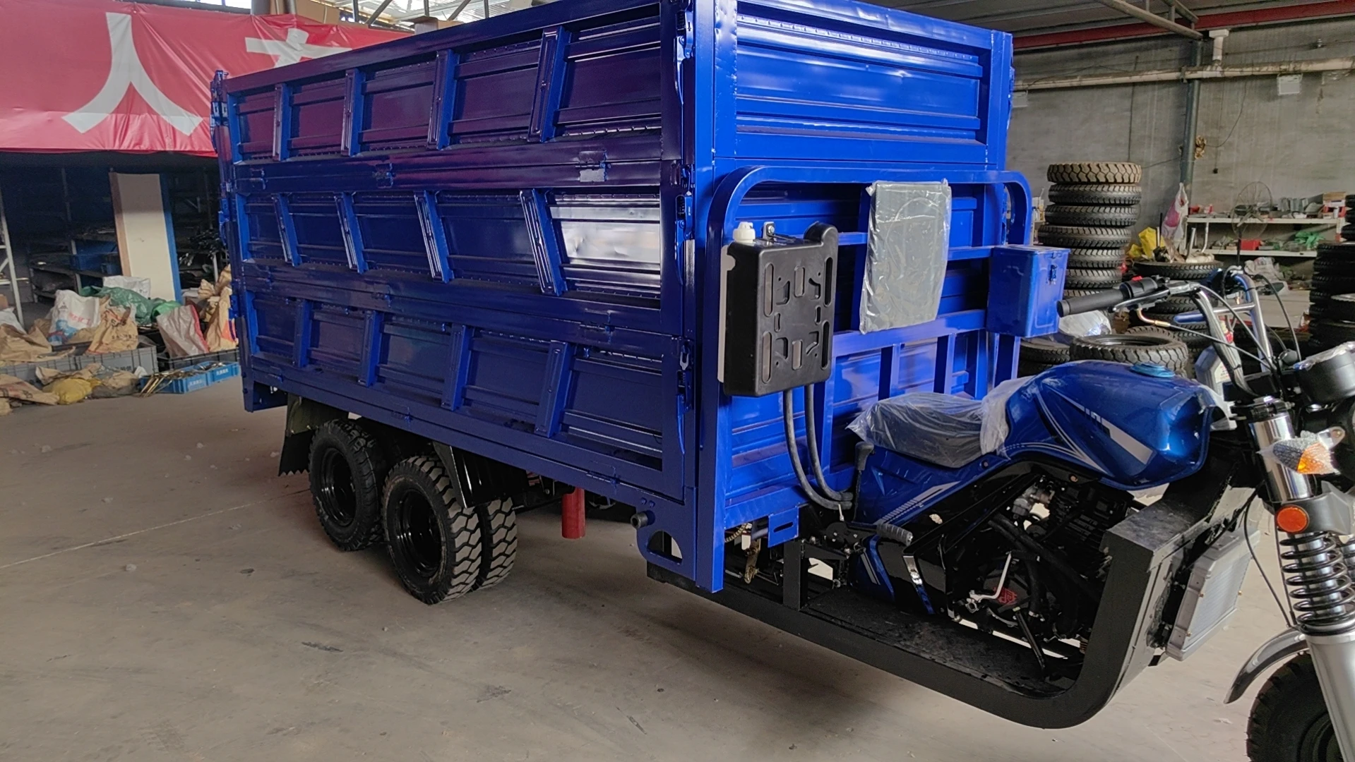 250cc 350CC 2 Axle 9 Wheel Motorized Tipper Cargo Tricycle
