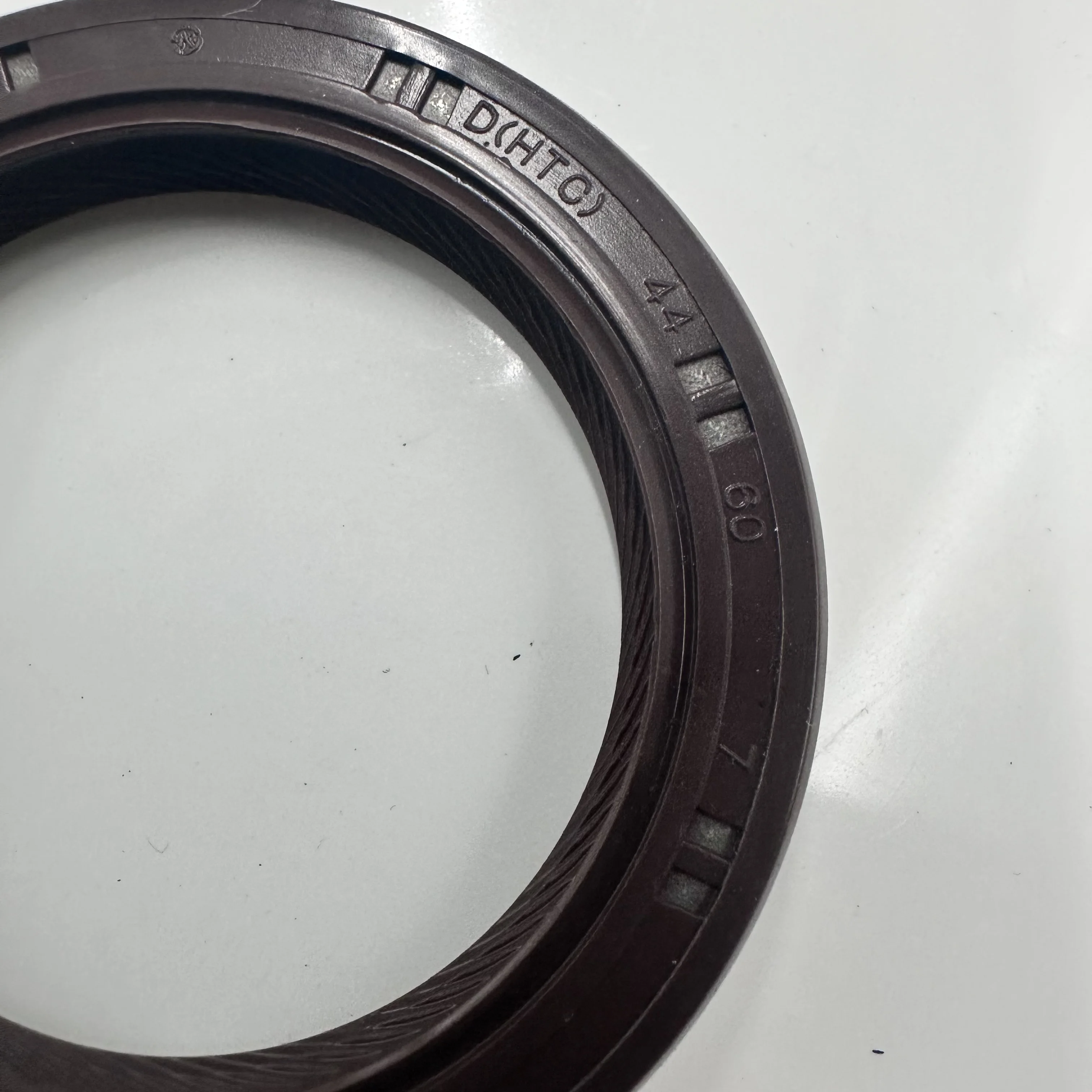 Front Crankshaft Oil Seal For Hyundai Kia 2142133114 21421-33114 21421 ...