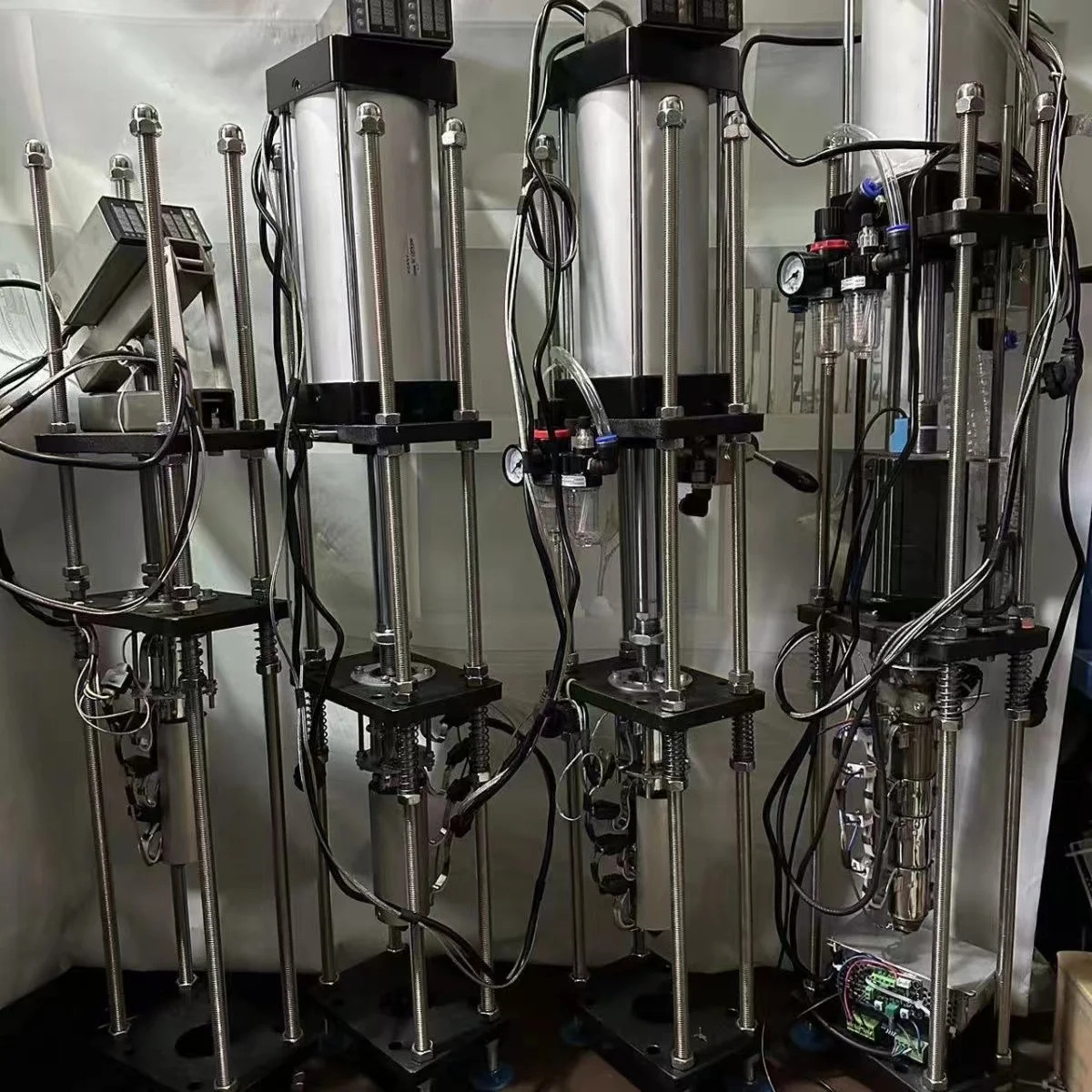 Vertical Auto Molding Machine - ABS PET PVC USB Cable